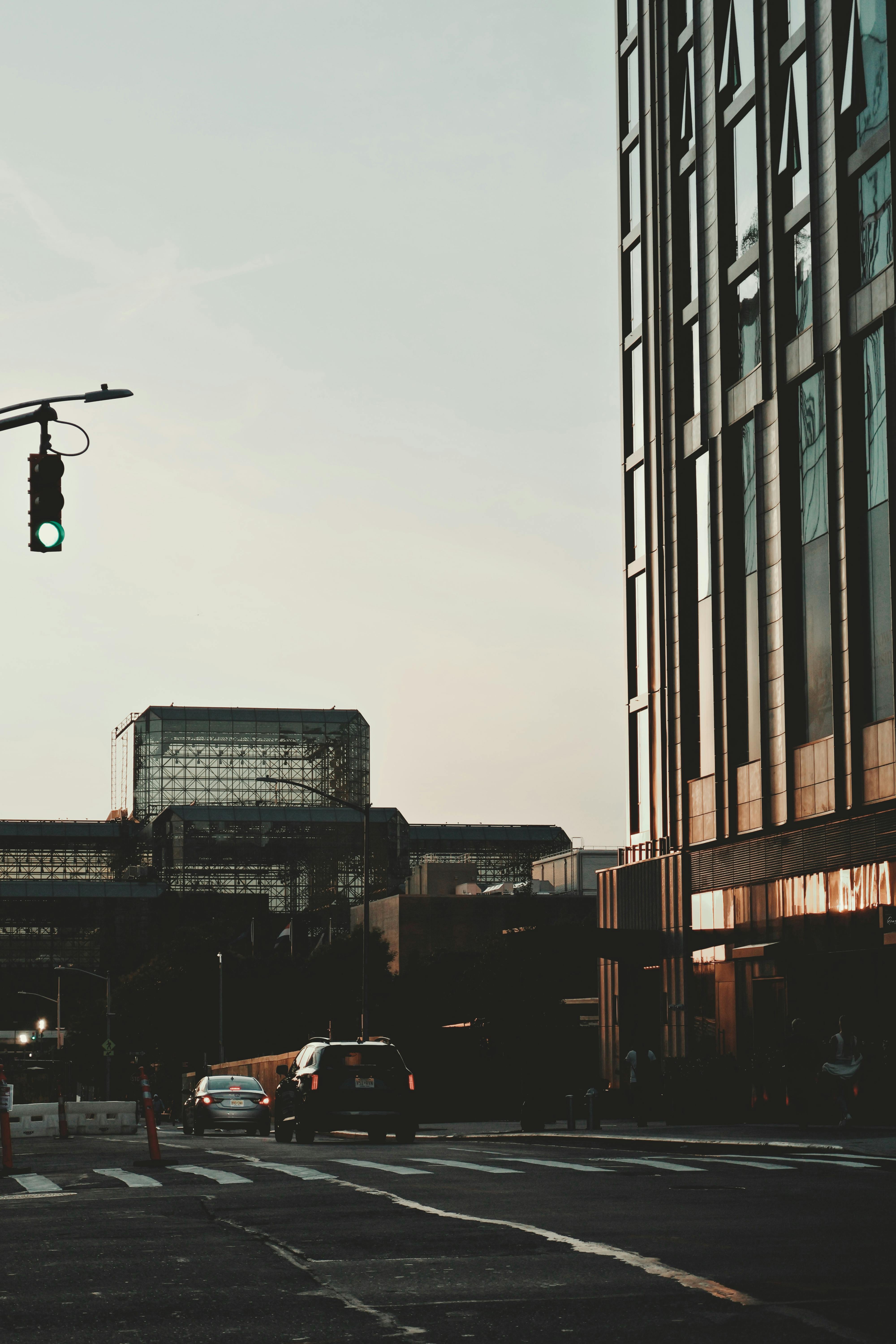 Cars In The Street Photos, Download The BEST Free Cars In The Street ...