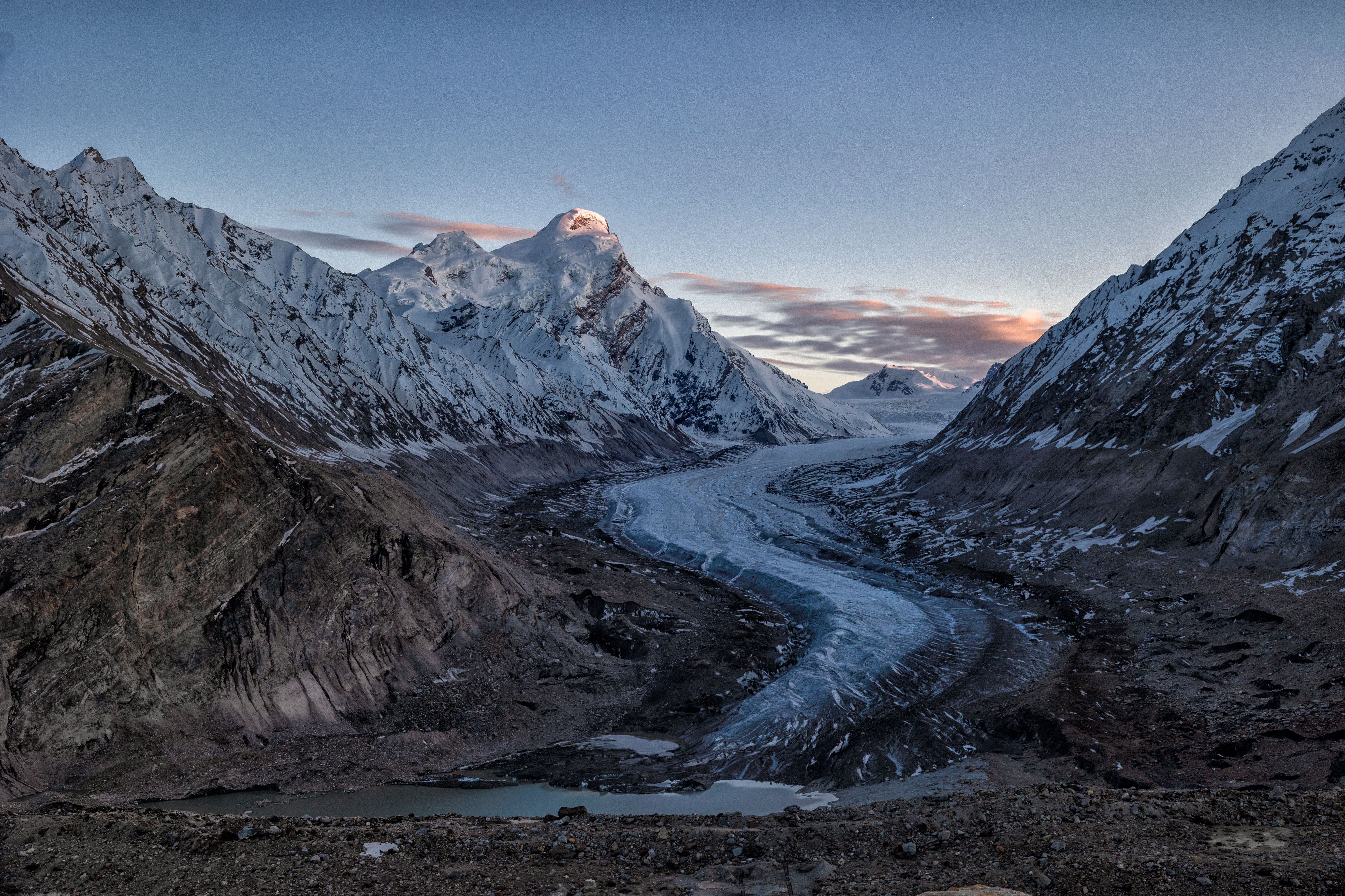 Pensi La also known as Penzi La, mountain pass 4,400 m. between Suru ...