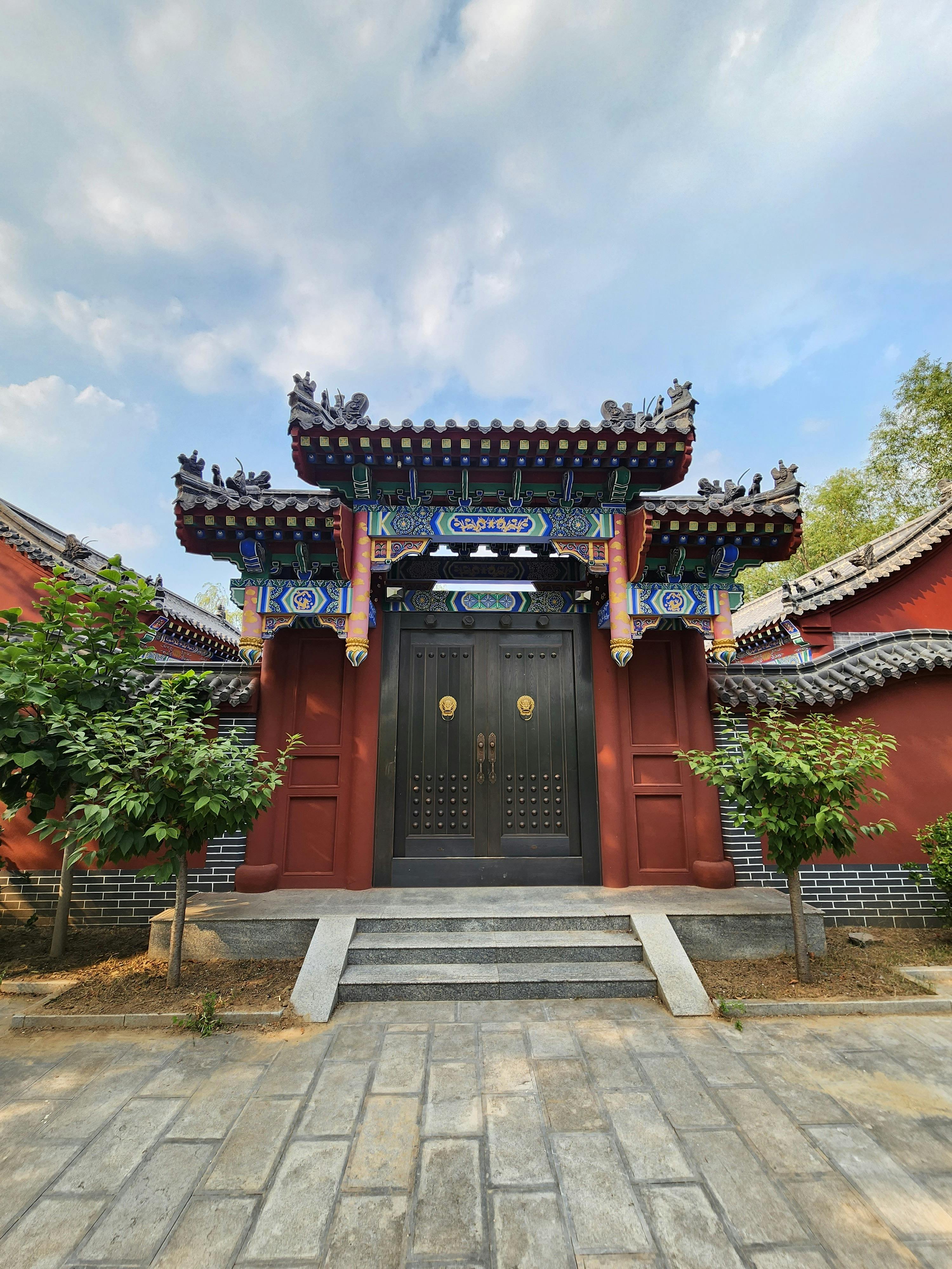 Gate of Buddhist Temple · Free Stock Photo