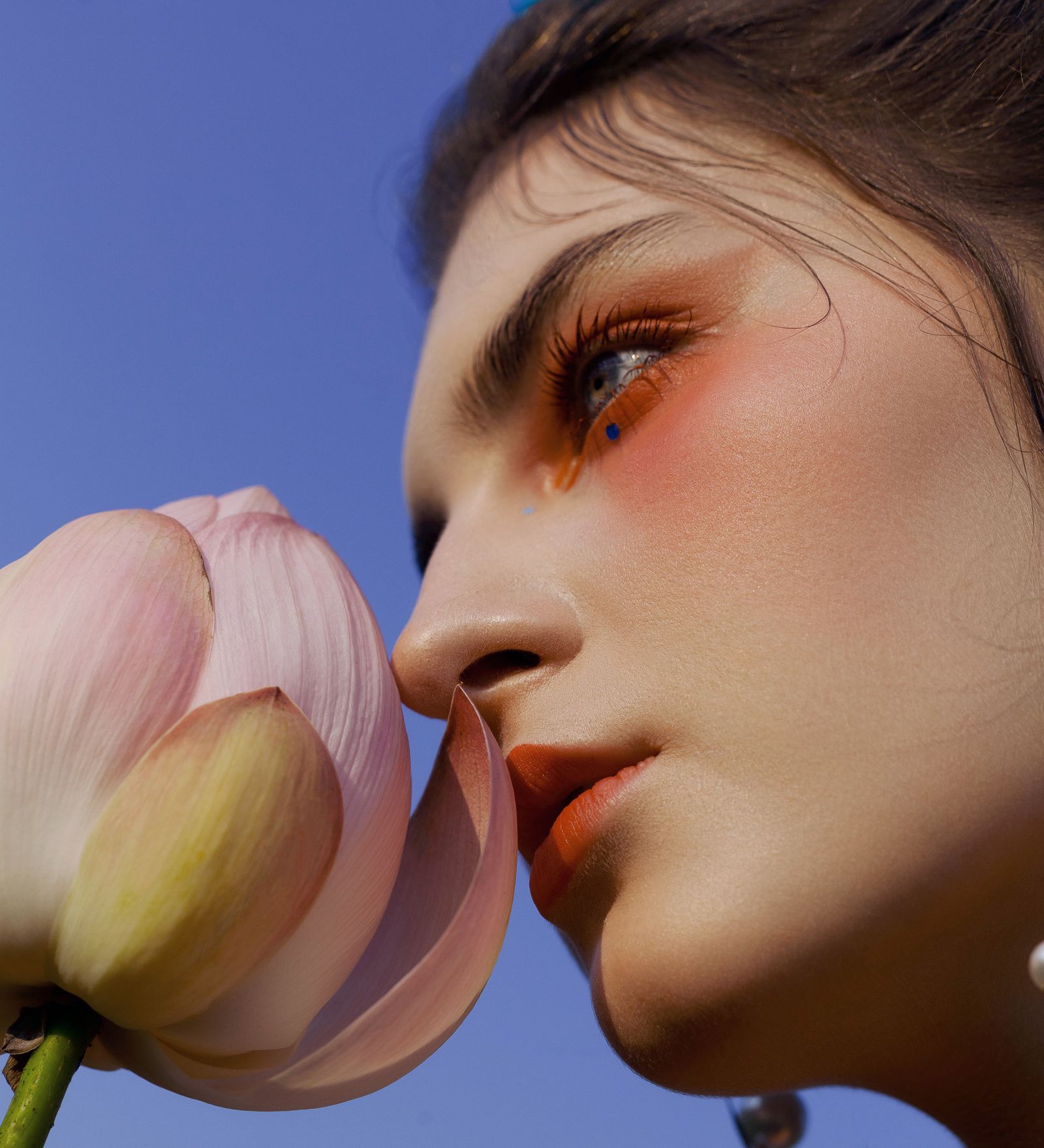 Smelling Photos, Download The BEST Free Smelling Stock Photos & HD Images