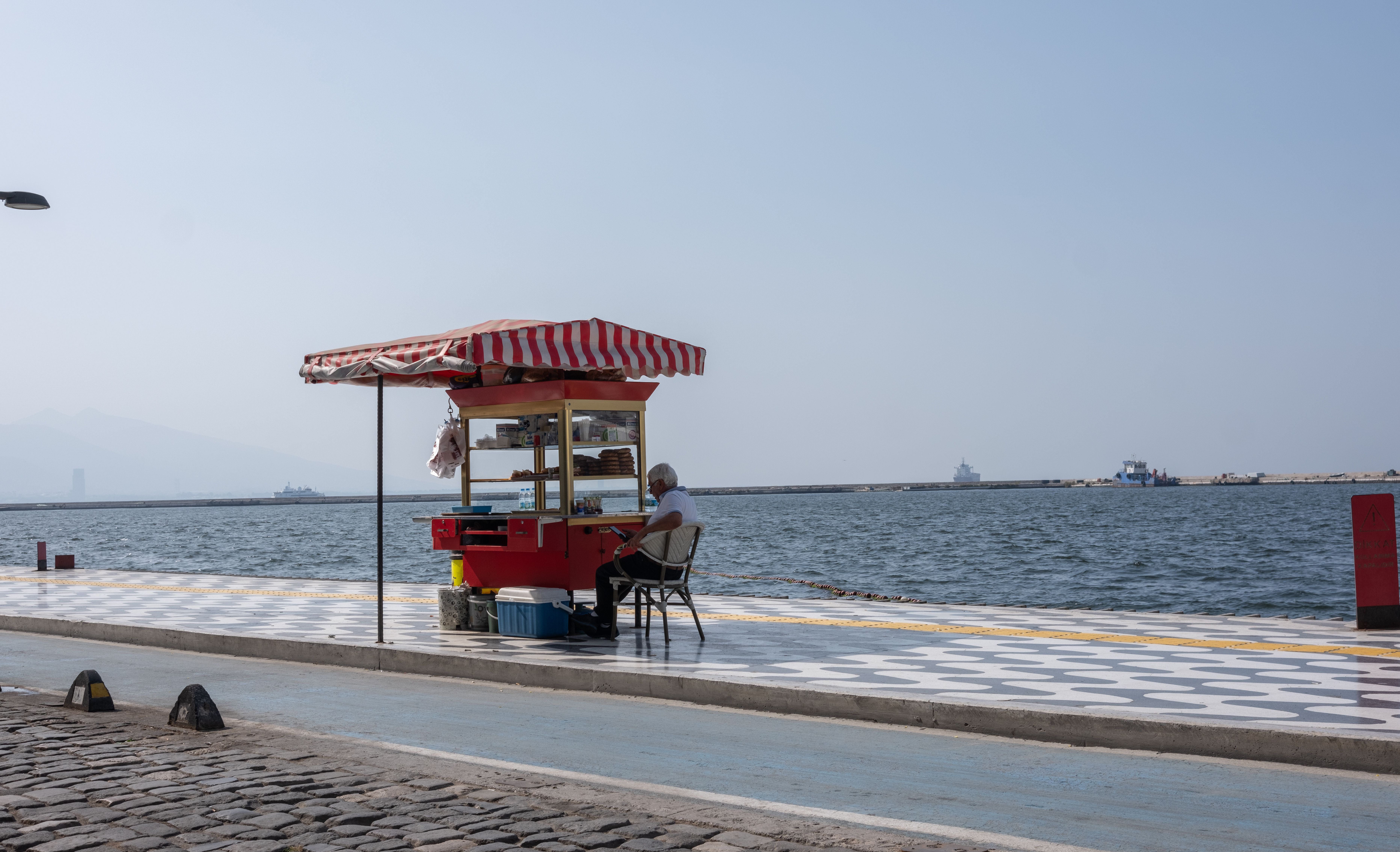 Food Stand on Promenade in Izmir · Free Stock Photo