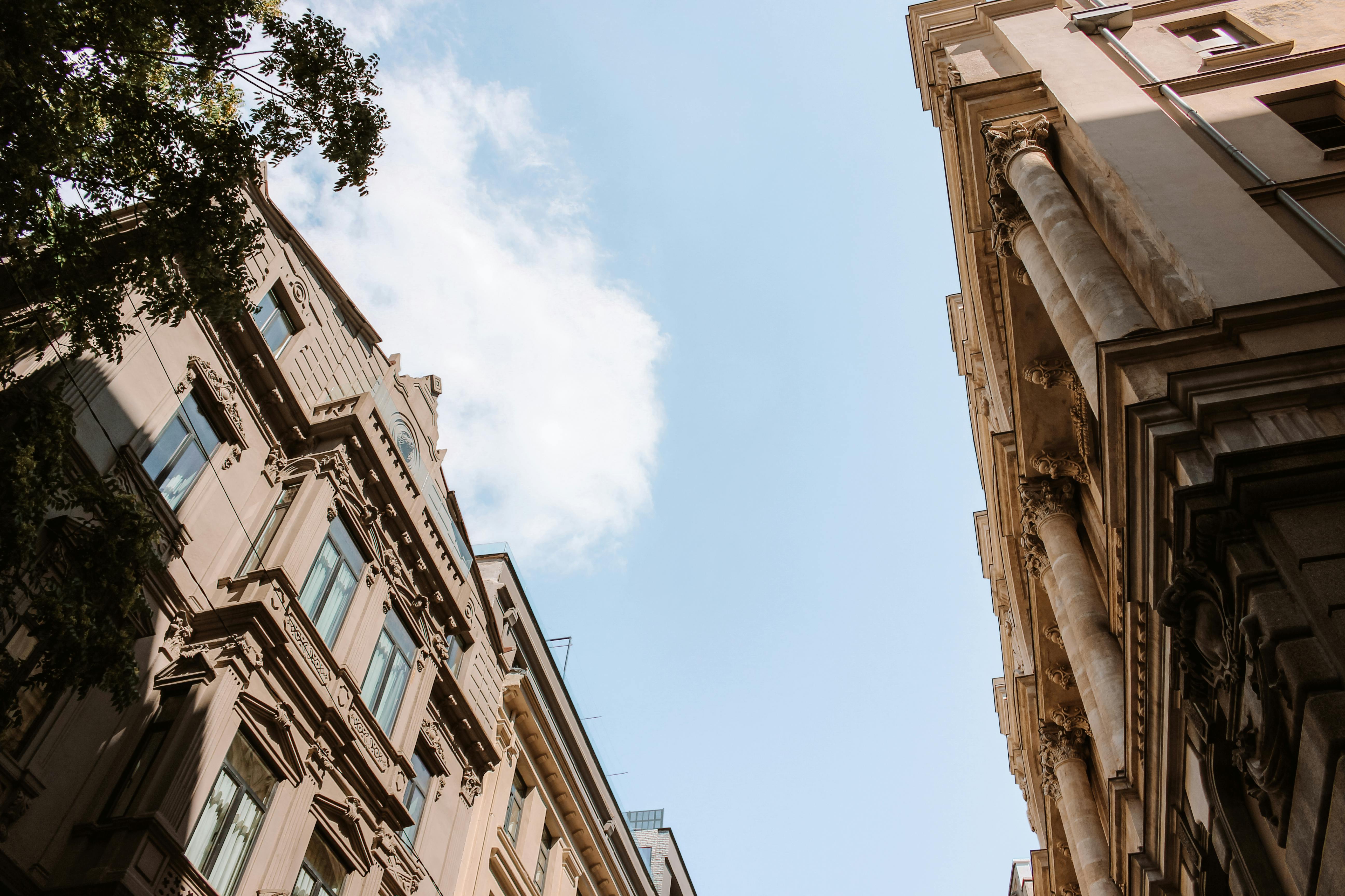 Old Urban Buildings · Free Stock Photo