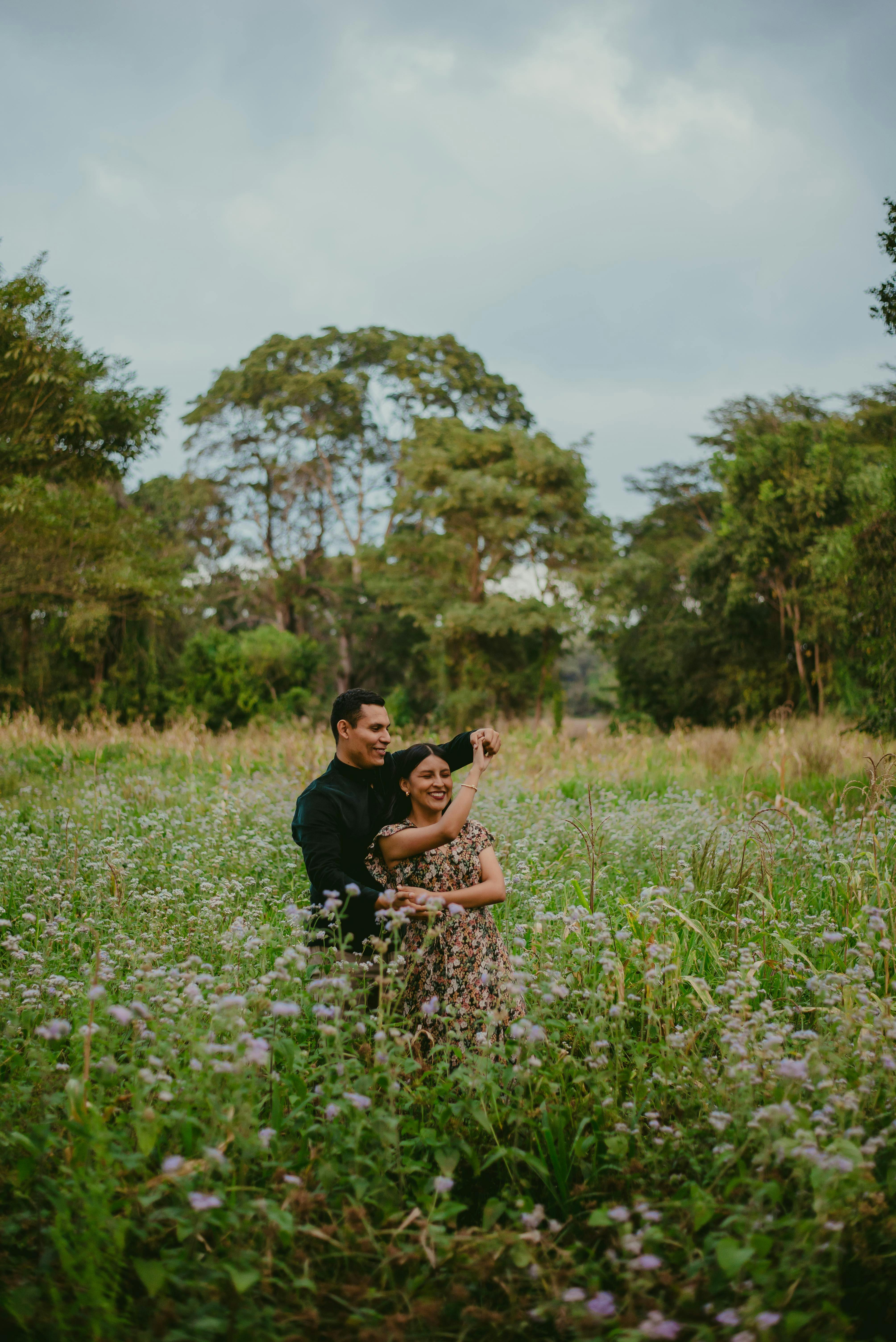 Couple Dancing In Field Vertical Photos, Download The BEST Free Couple ...