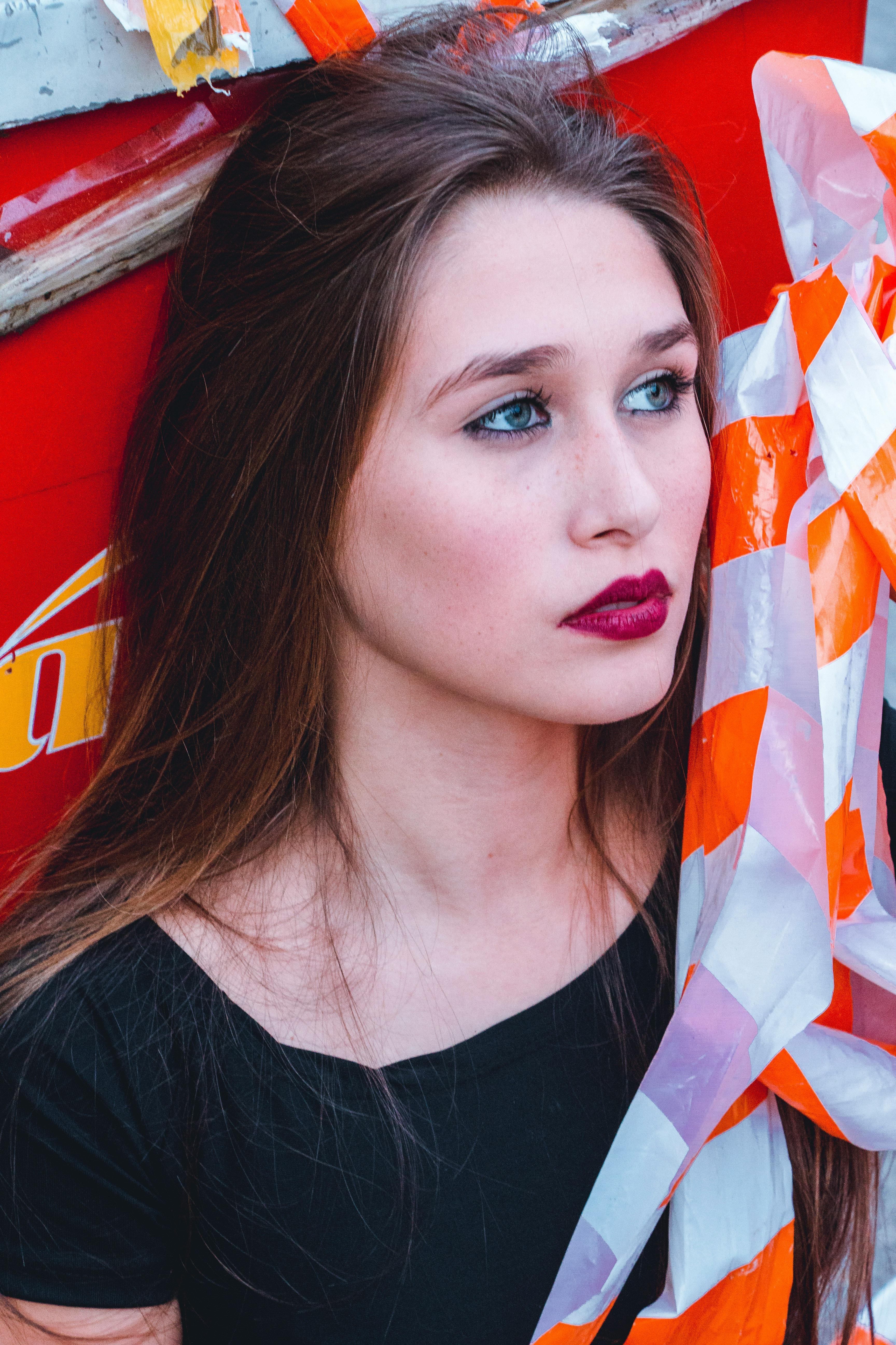 Woman Looking Towards Right · Free Stock Photo