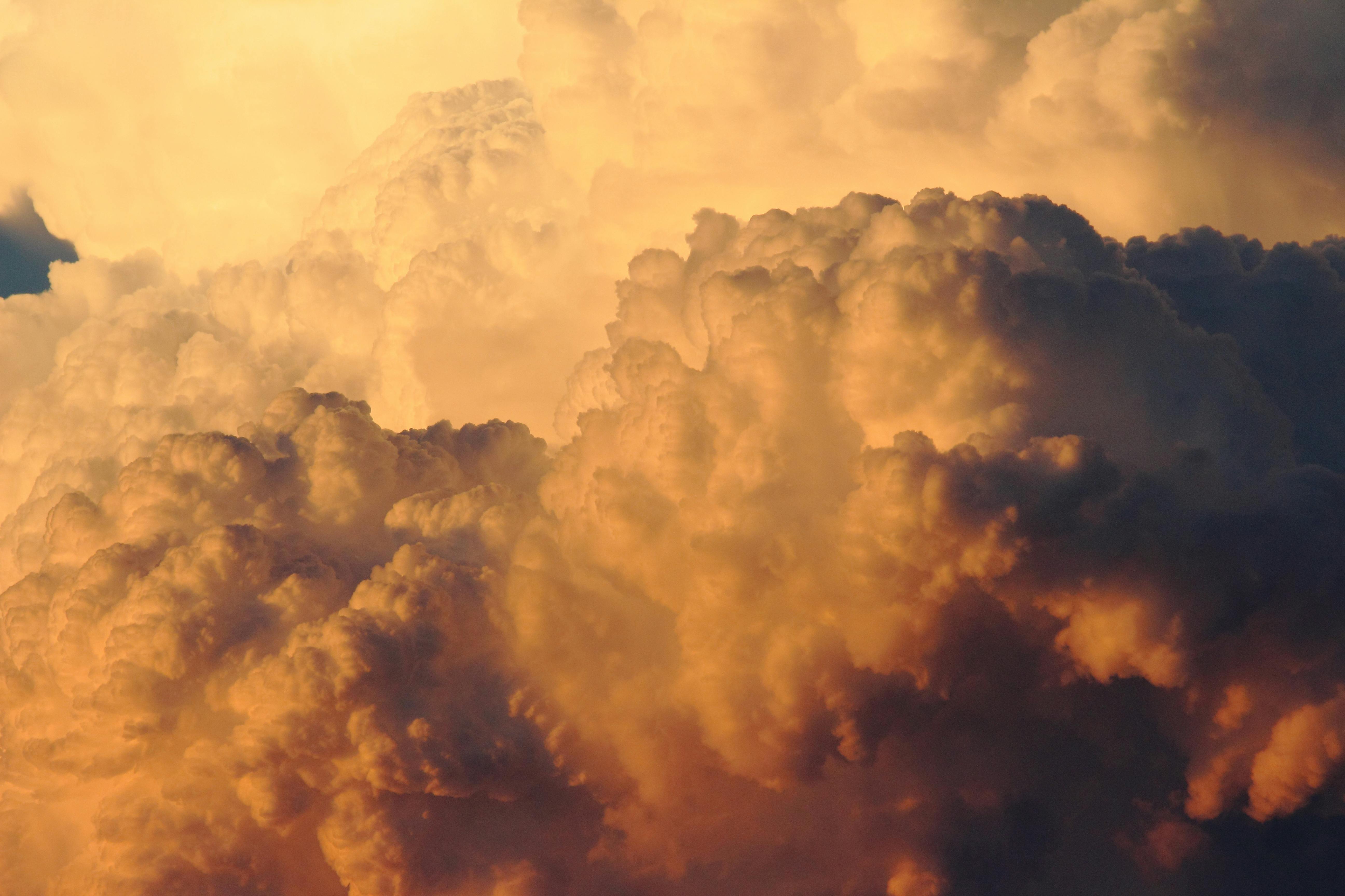 Golden clouds · Free Stock Photo