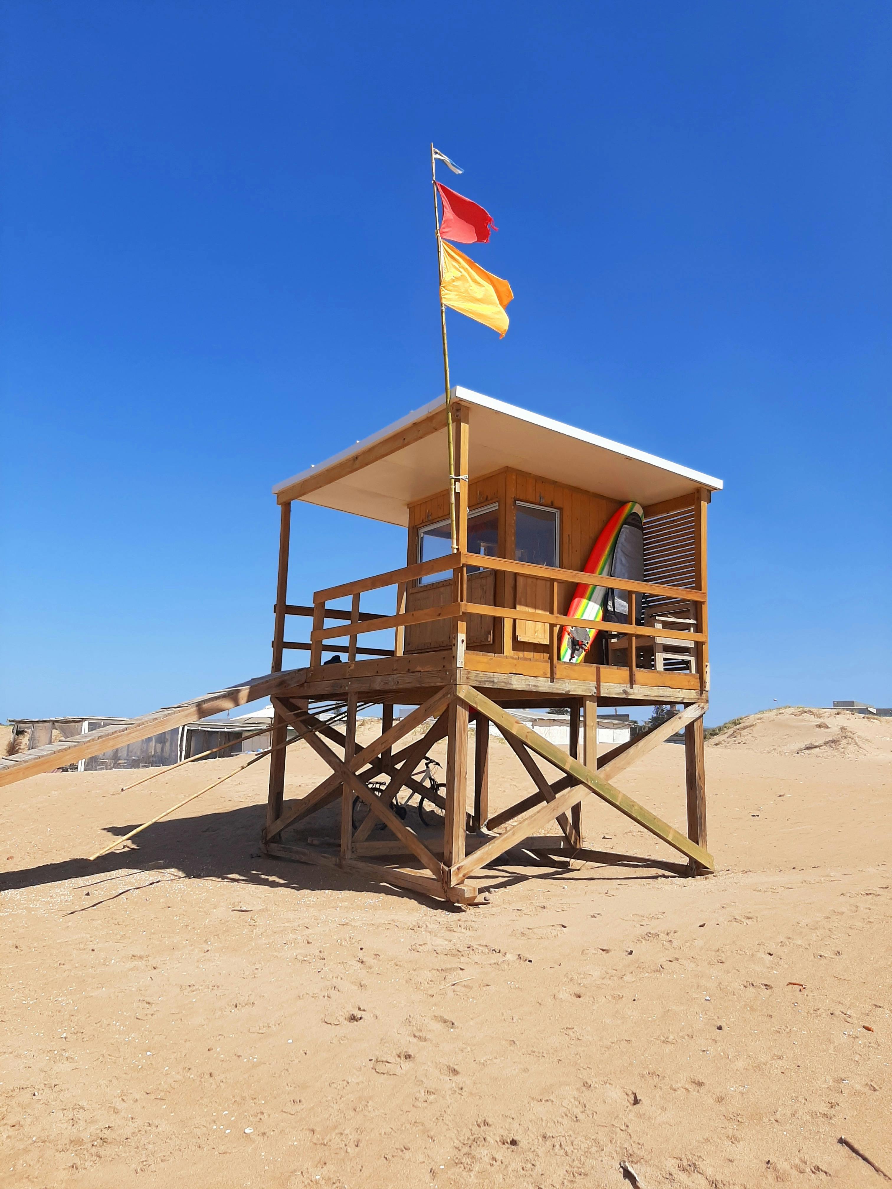 Empty Life Guard Post · Free Stock Photo