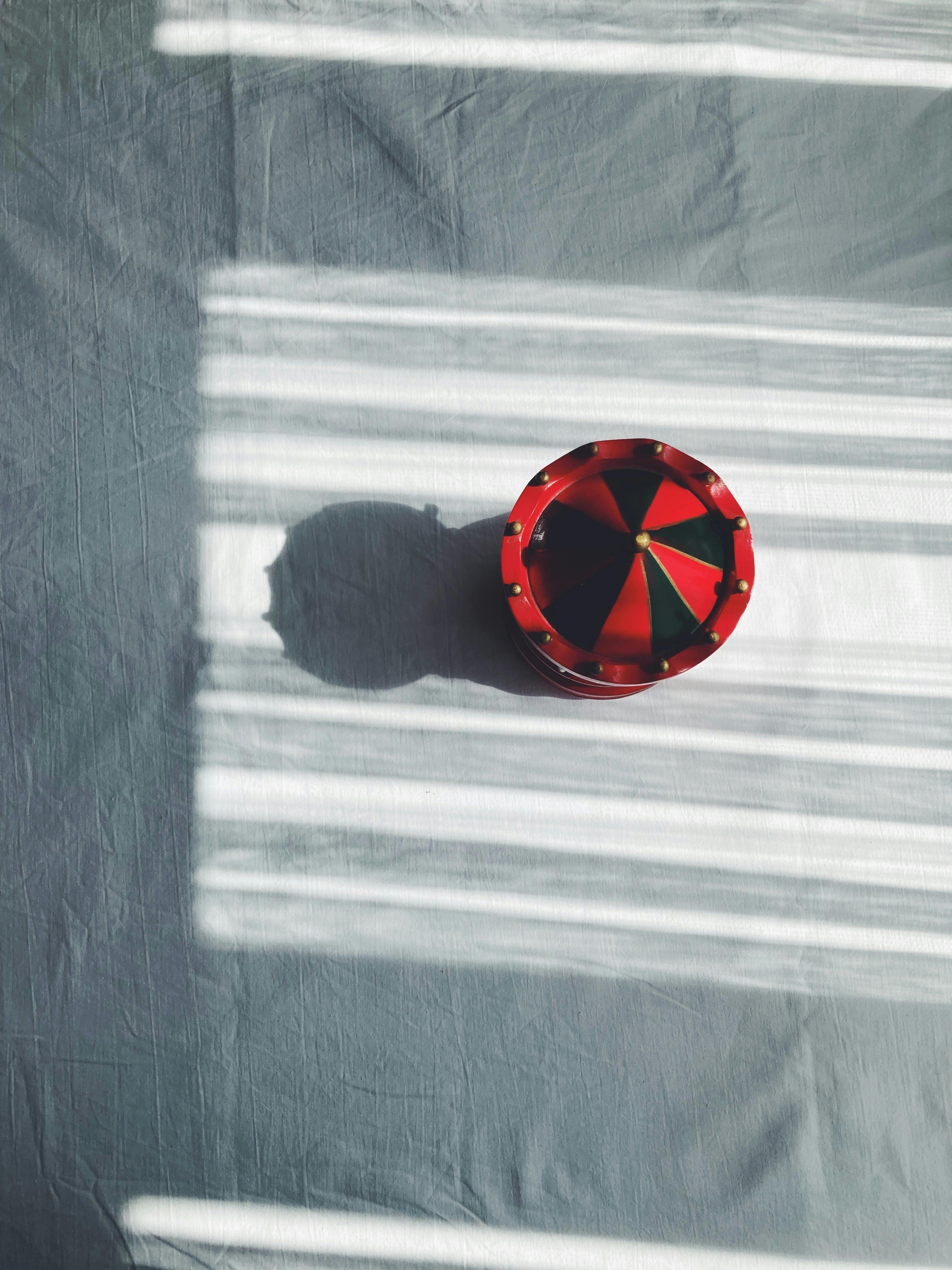 Object Casting Shadow · Free Stock Photo