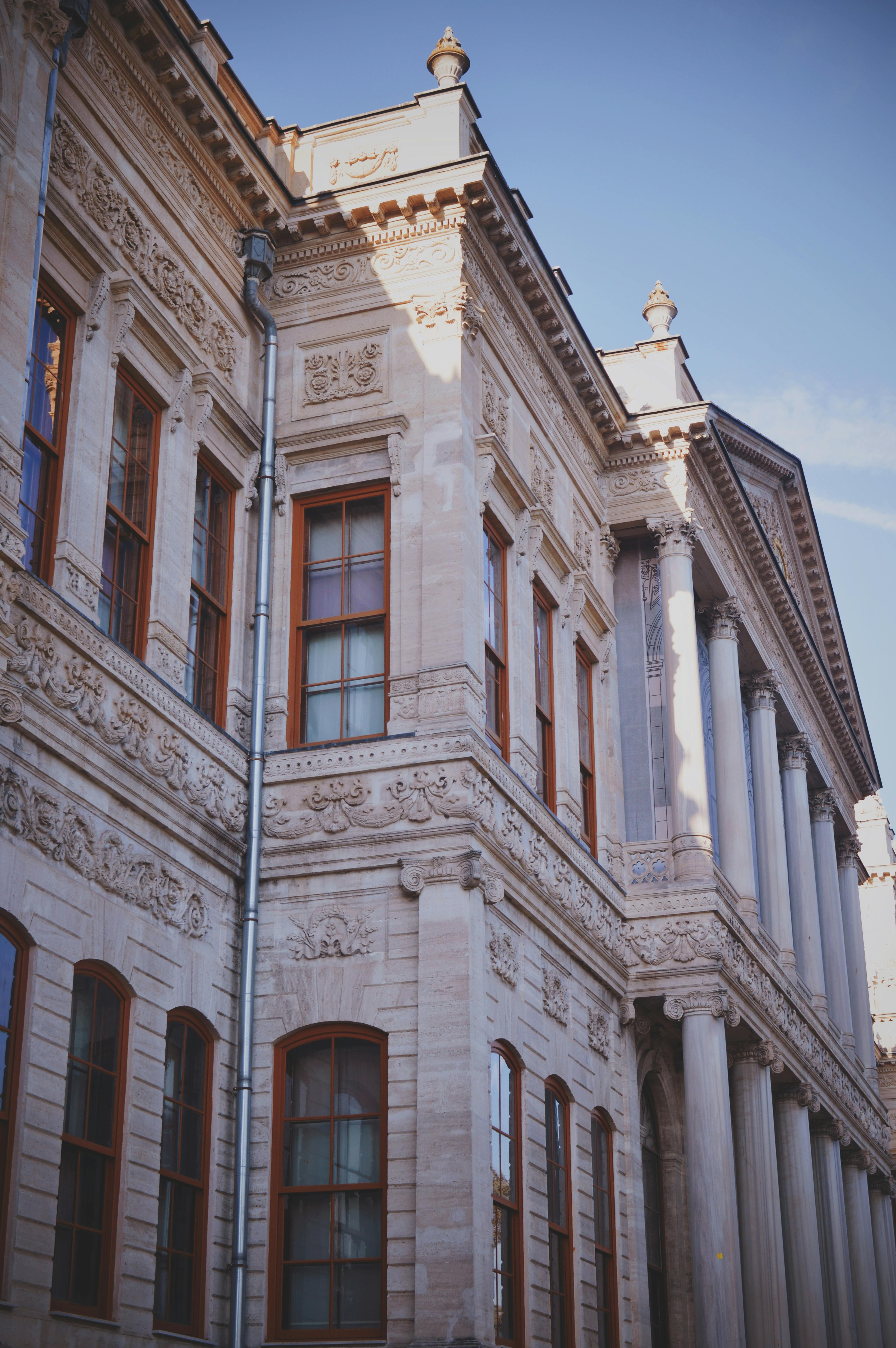 Facade of Building anc Clear Sky · Free Stock Photo