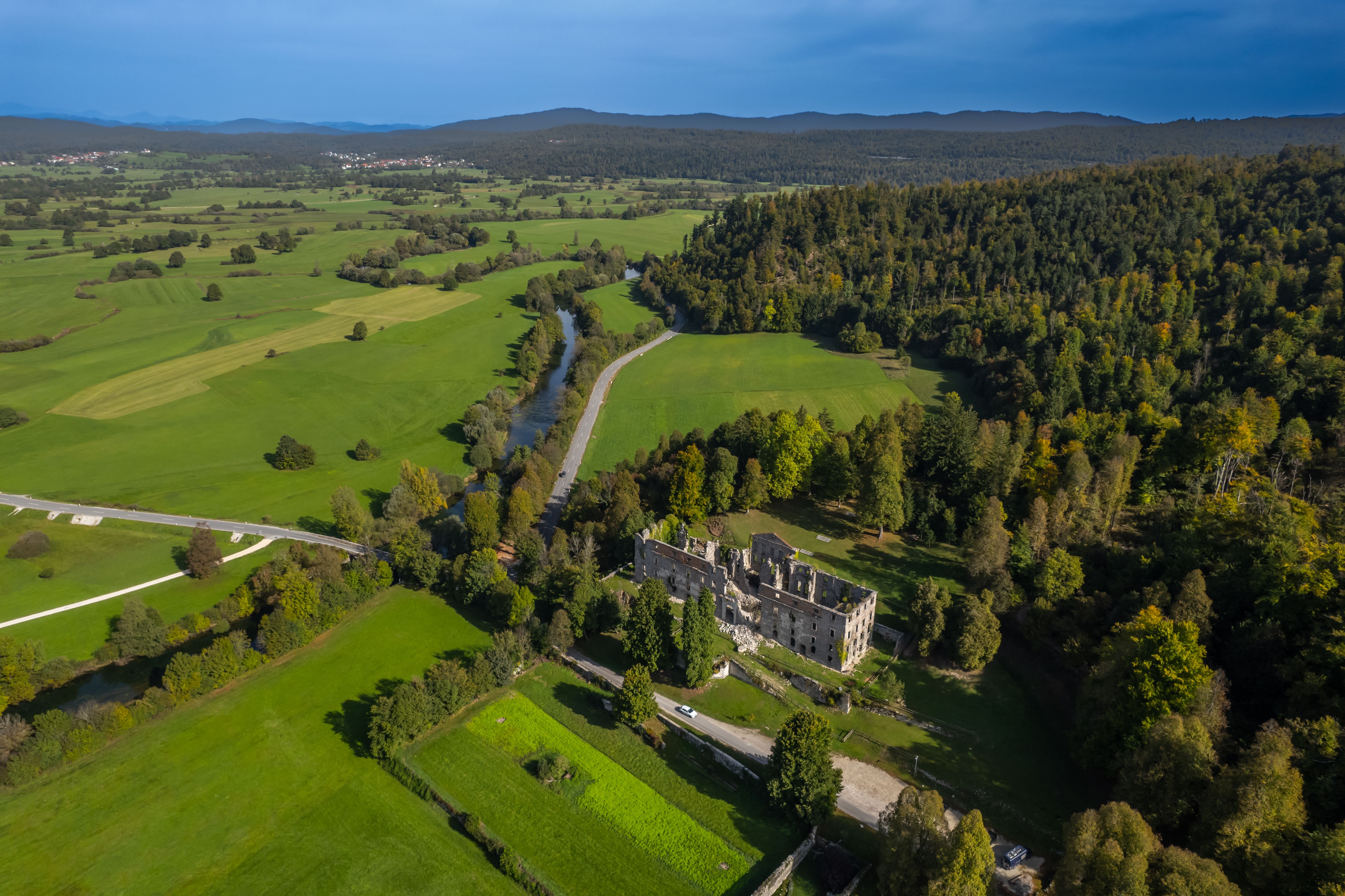 An aerial view of a large country estate · Free Stock Photo