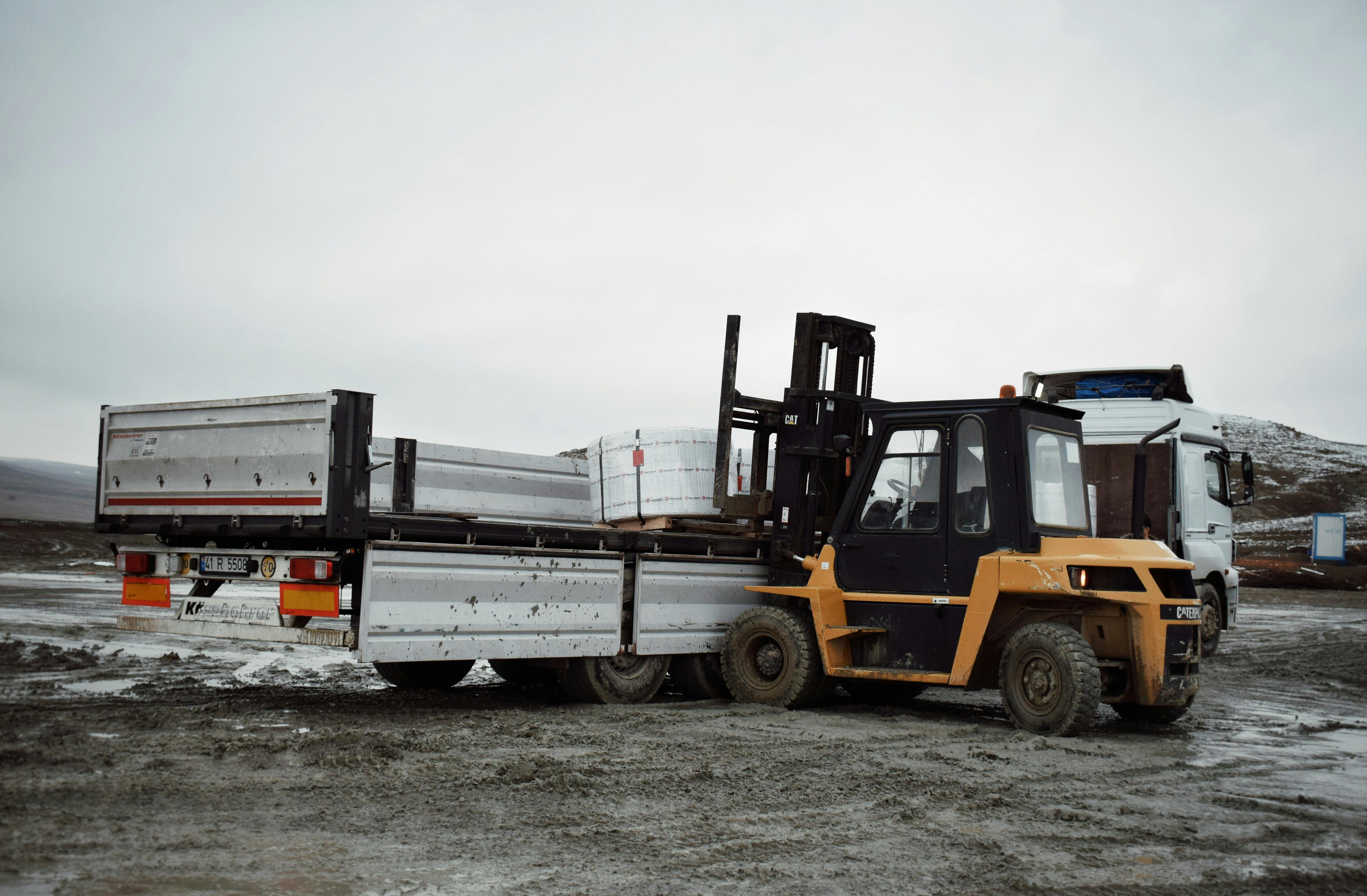 Proper Methods For Picking Up, Carrying, And Placing Loads With A ...