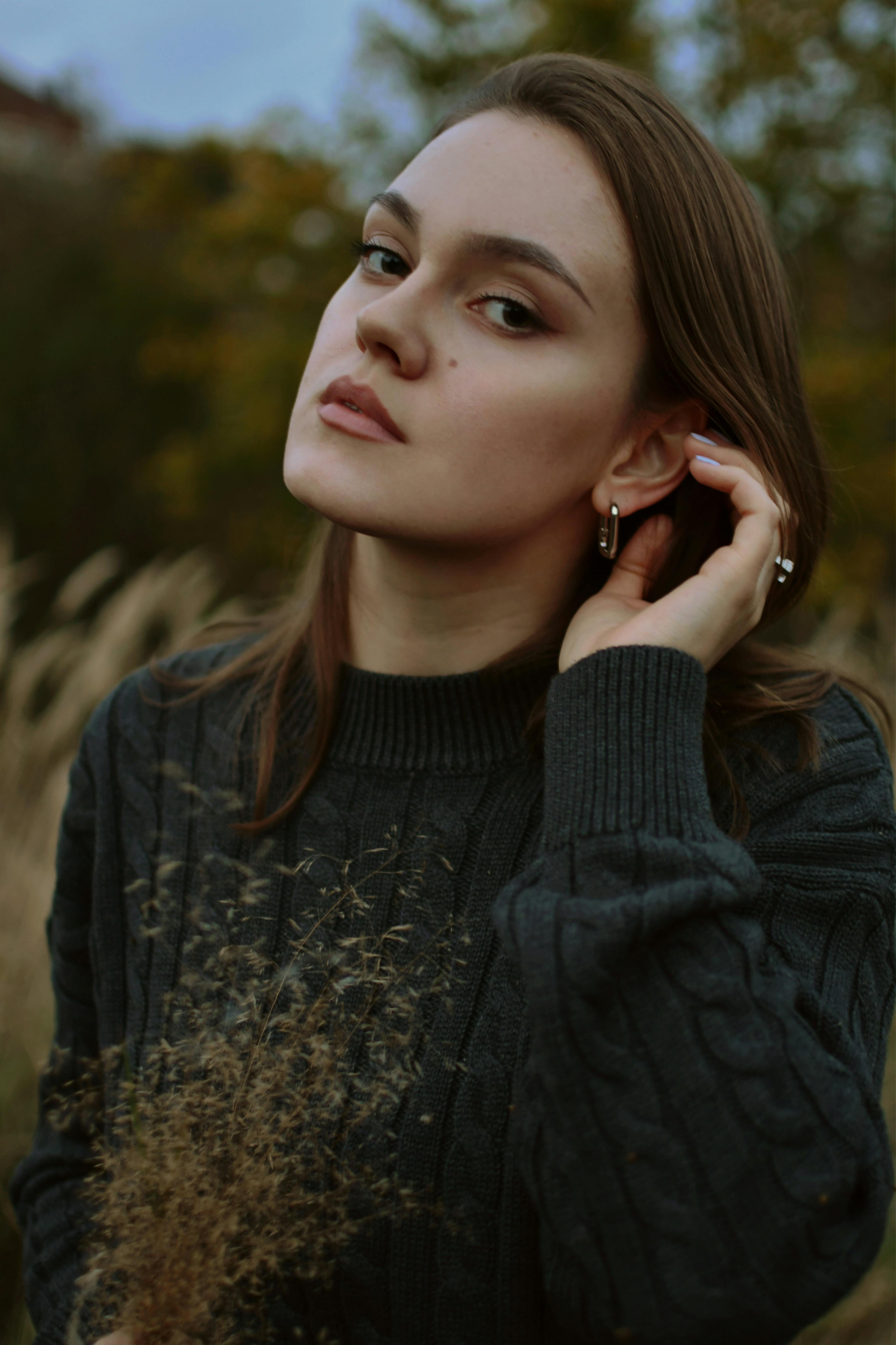 Hand Behind Ear Photos, Download The BEST Free Hand Behind Ear Stock ...