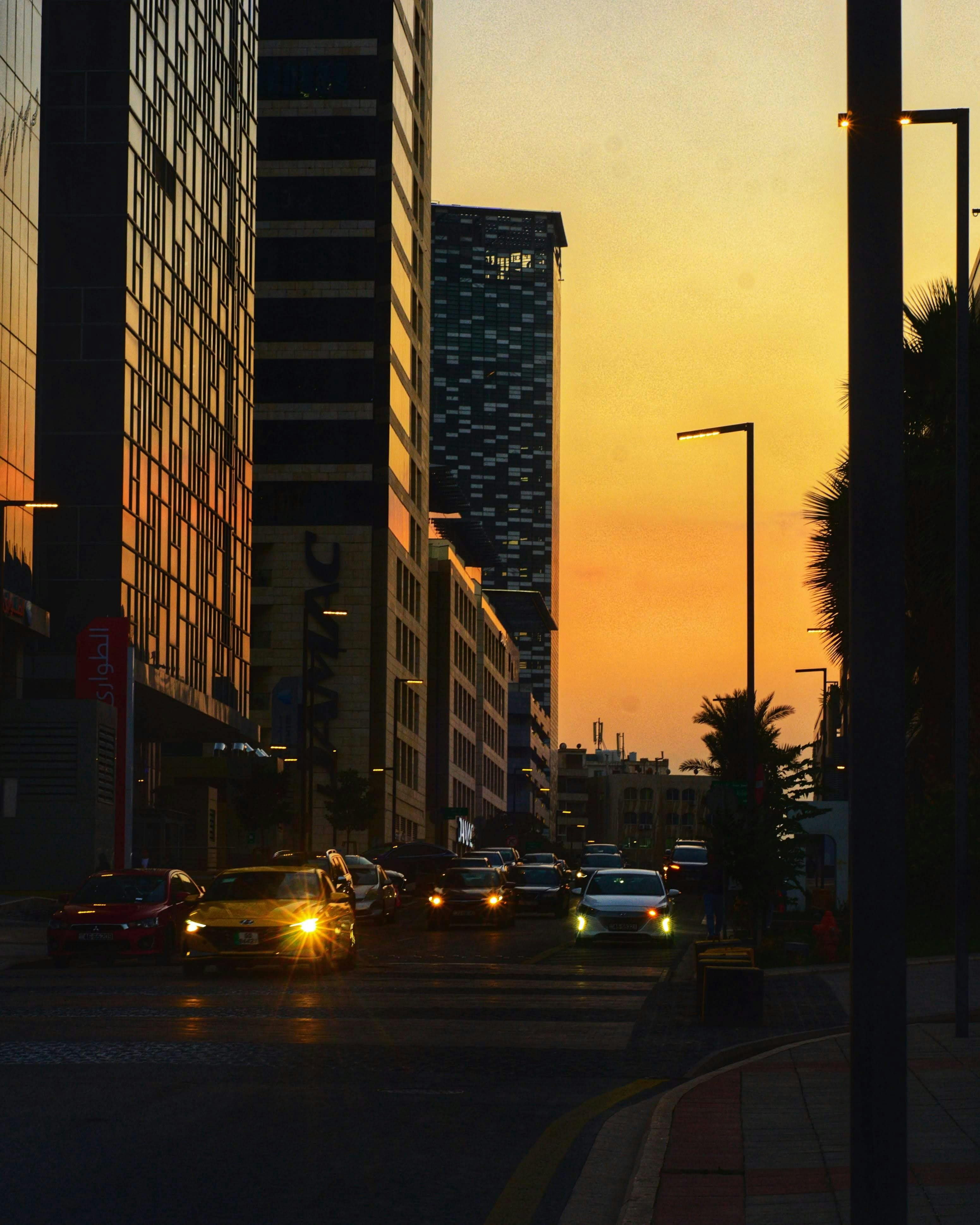 Cars In The Street Photos, Download The BEST Free Cars In The Street ...