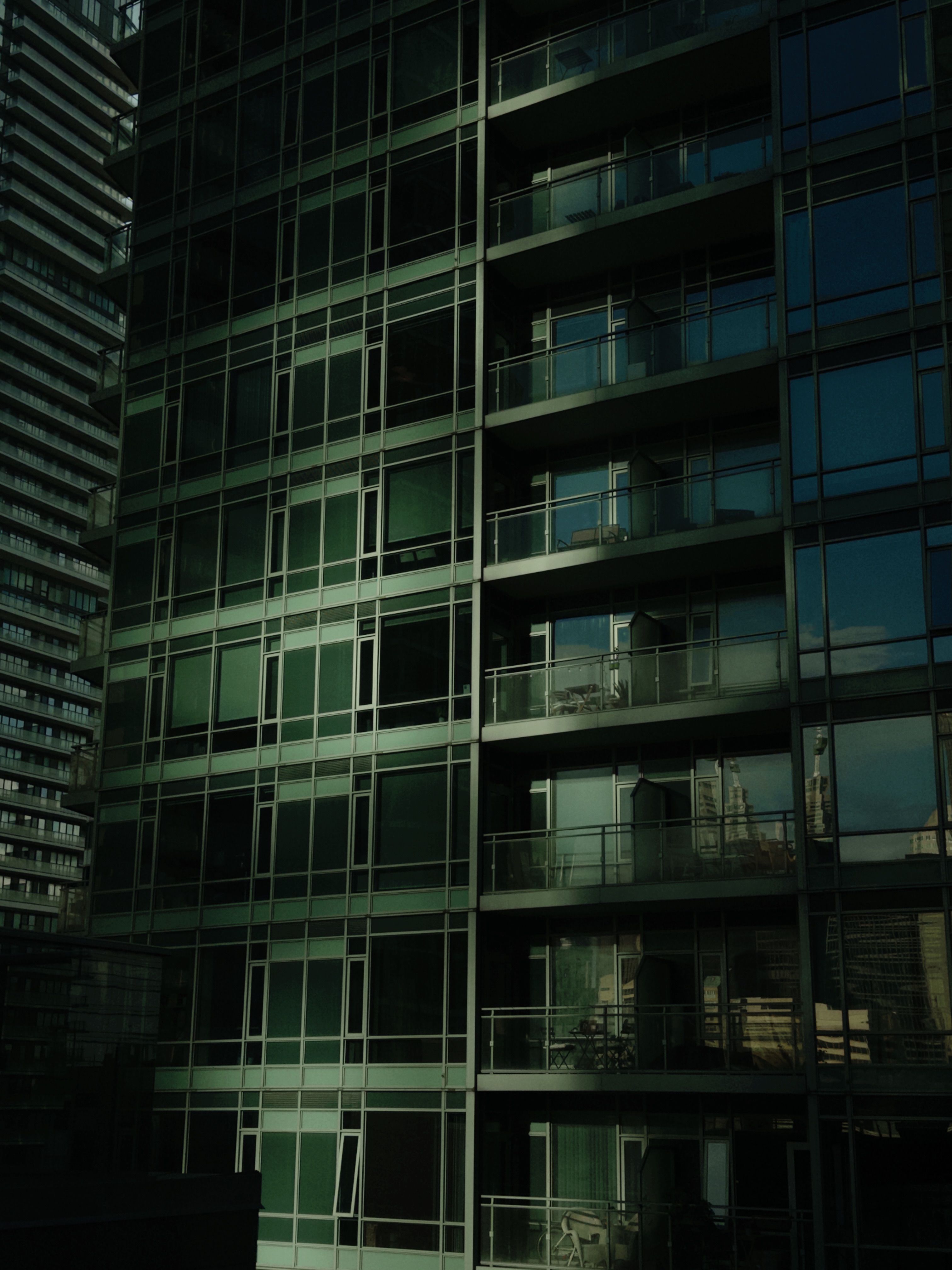 Block of Flats at Night · Free Stock Photo