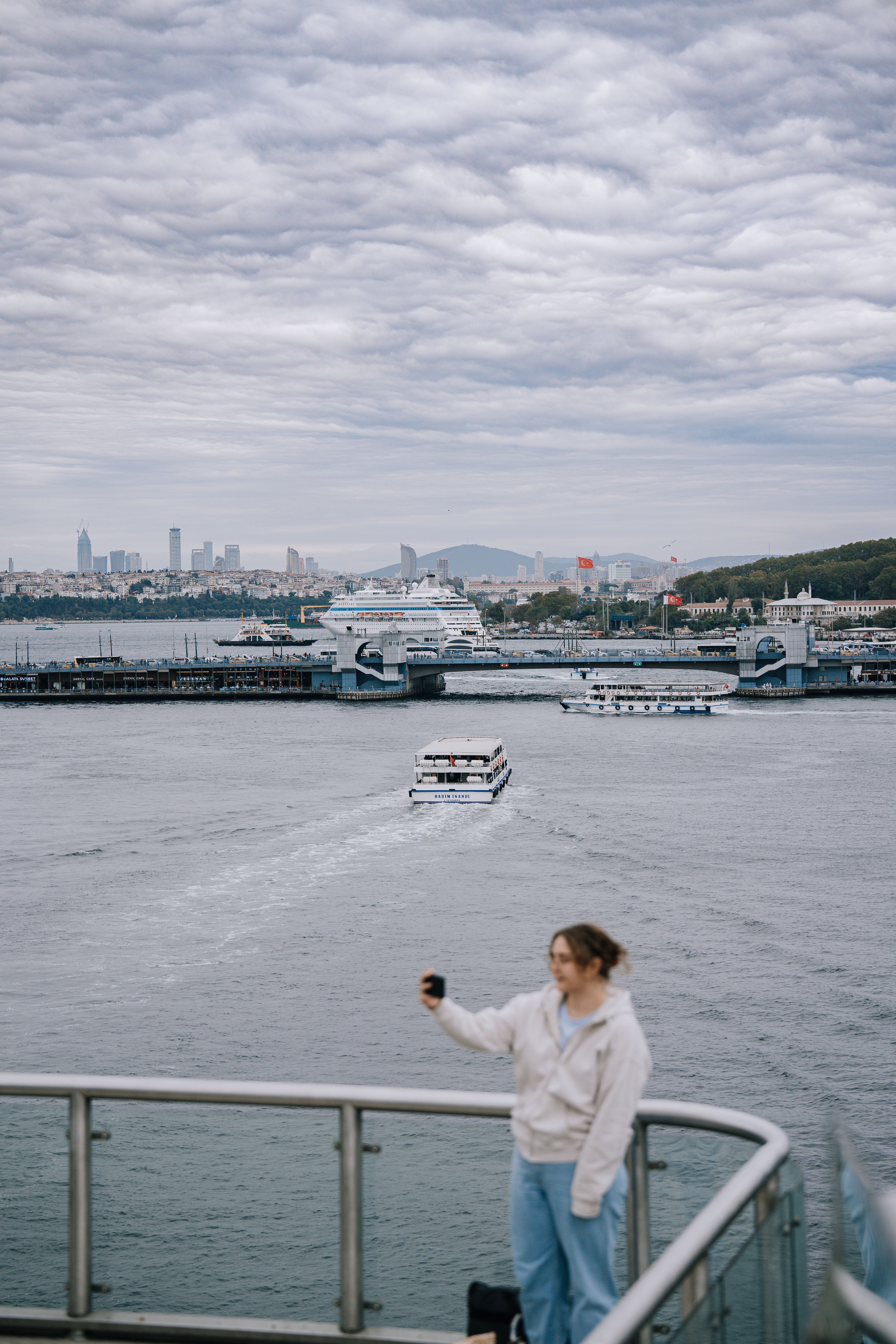 Ferries and Galata Bridge on Golden Horn in Istanbul · Free Stock Photo