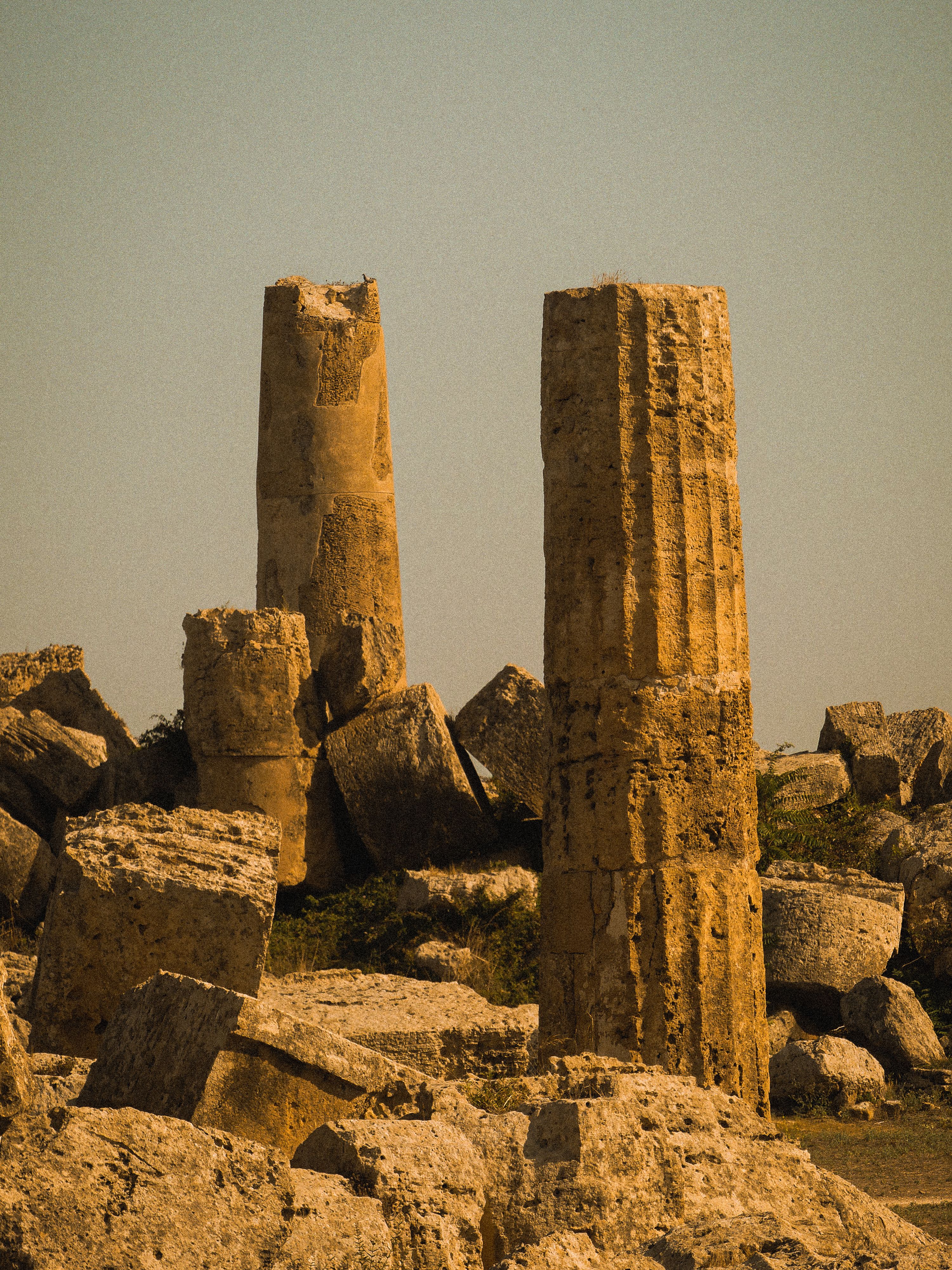 Column in Ruins of Temple · Free Stock Photo