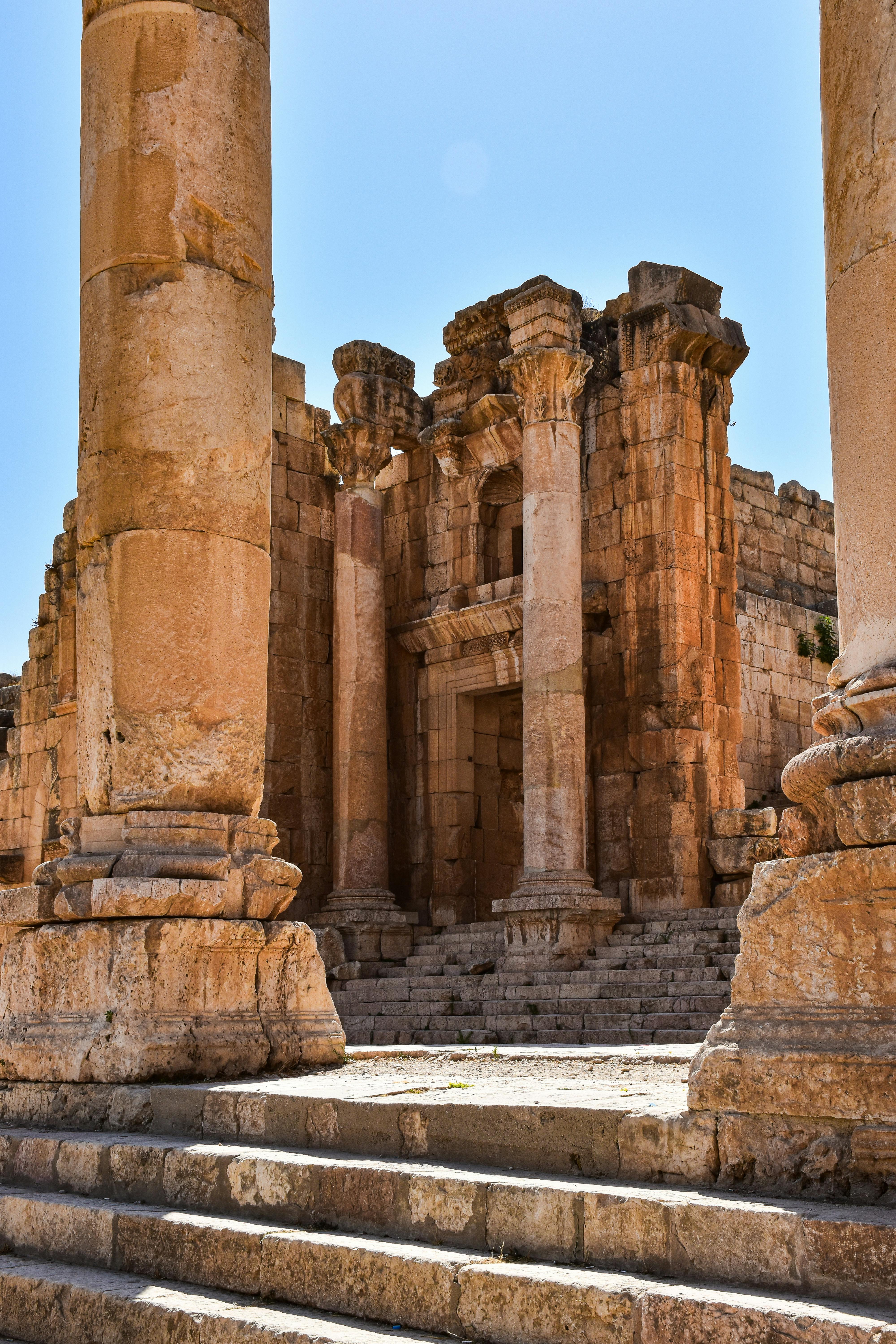 The ruins of the ancient city of jerash · Free Stock Photo