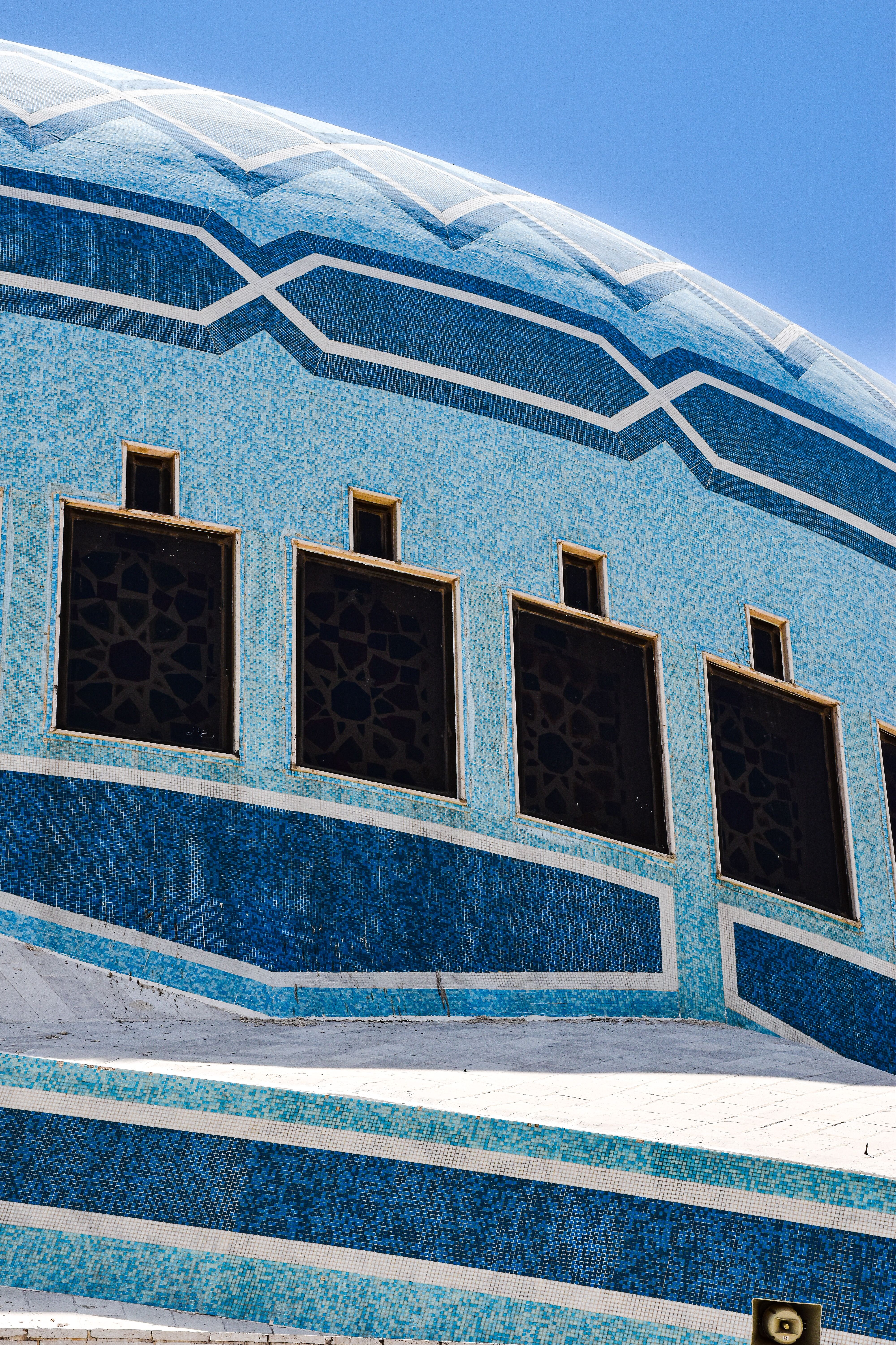 Windows of King Abdulah I Mosque · Free Stock Photo
