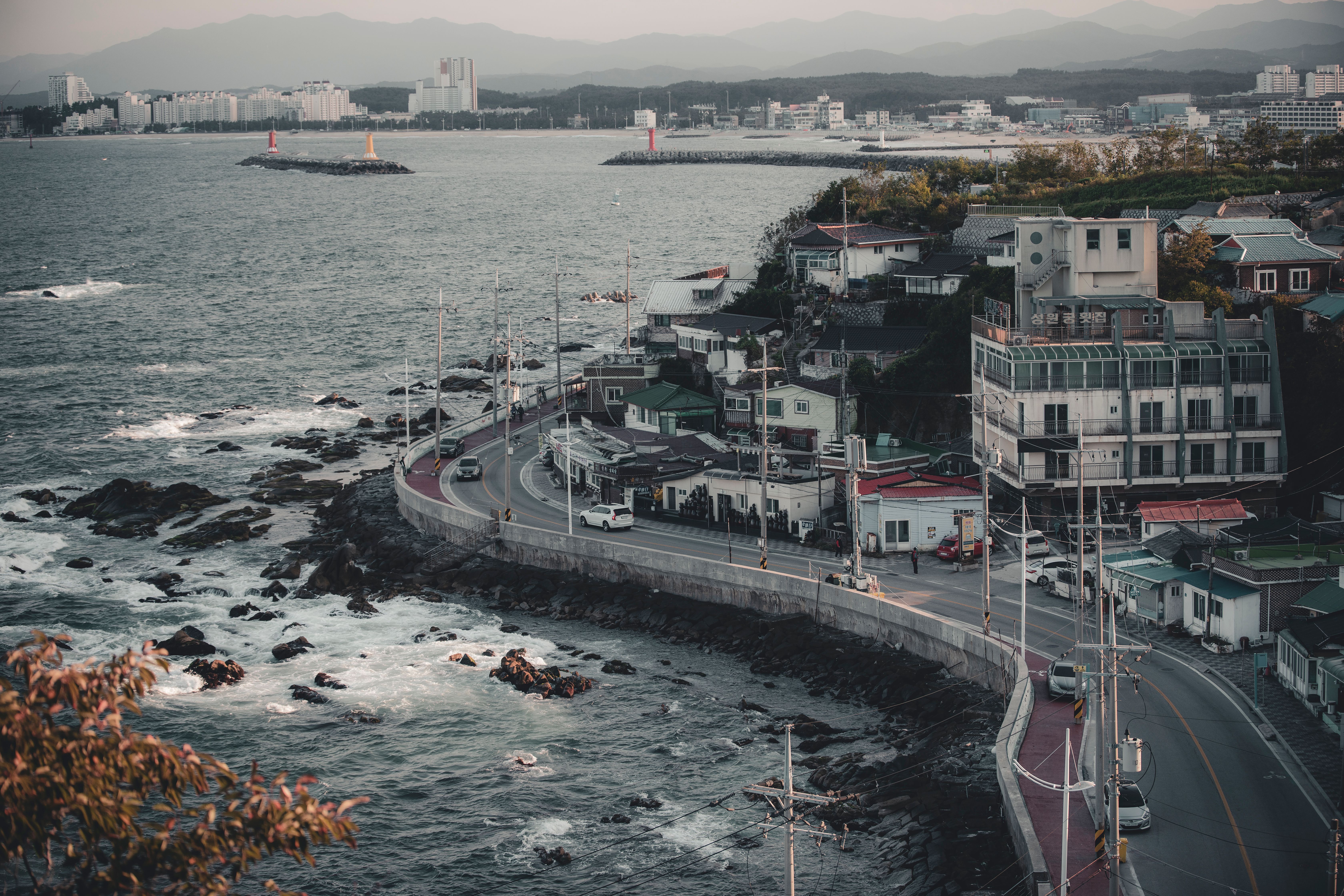 Buildings and Street on Sea Coast in City · Free Stock Photo