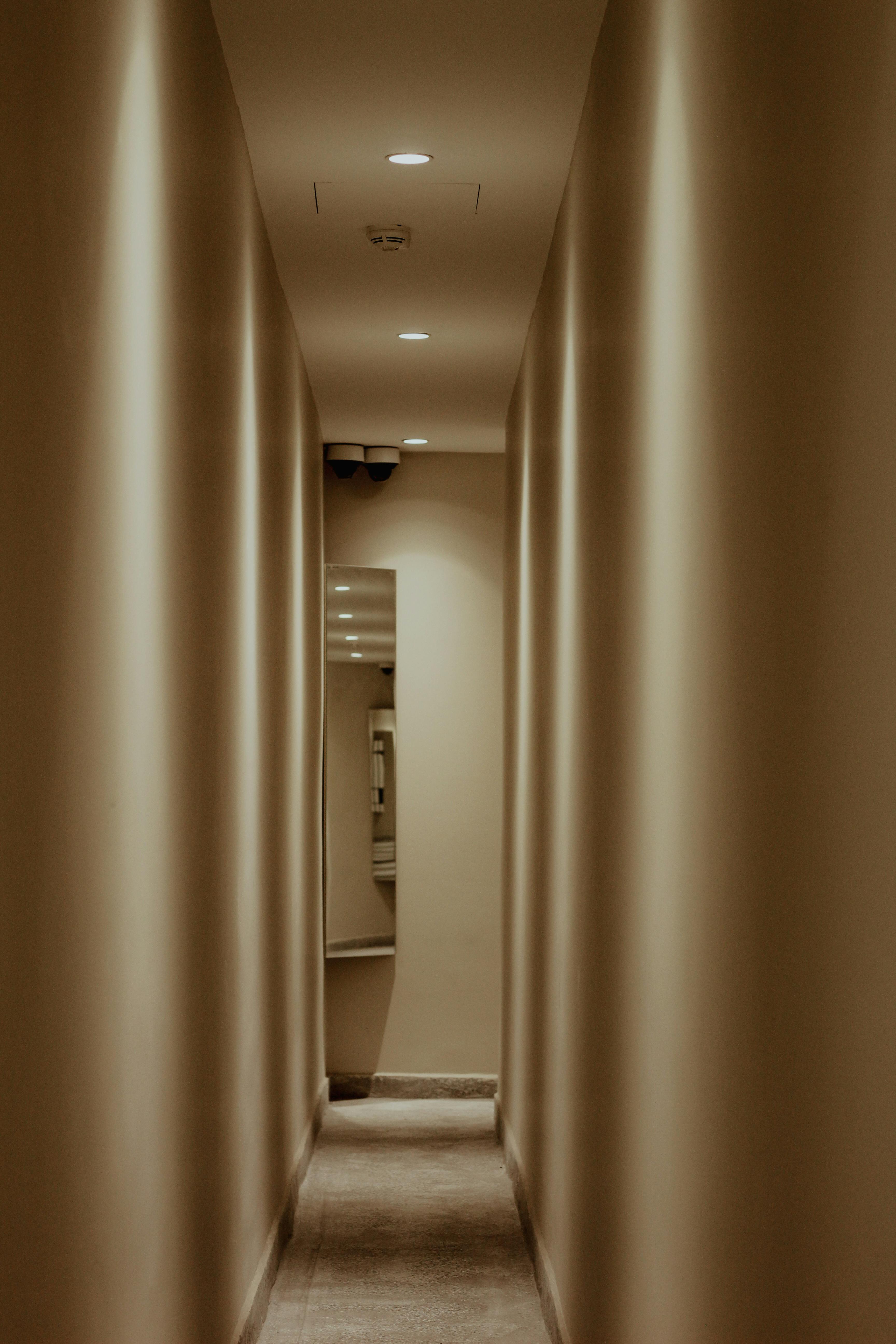 Empty Corridor in Hotel · Free Stock Photo