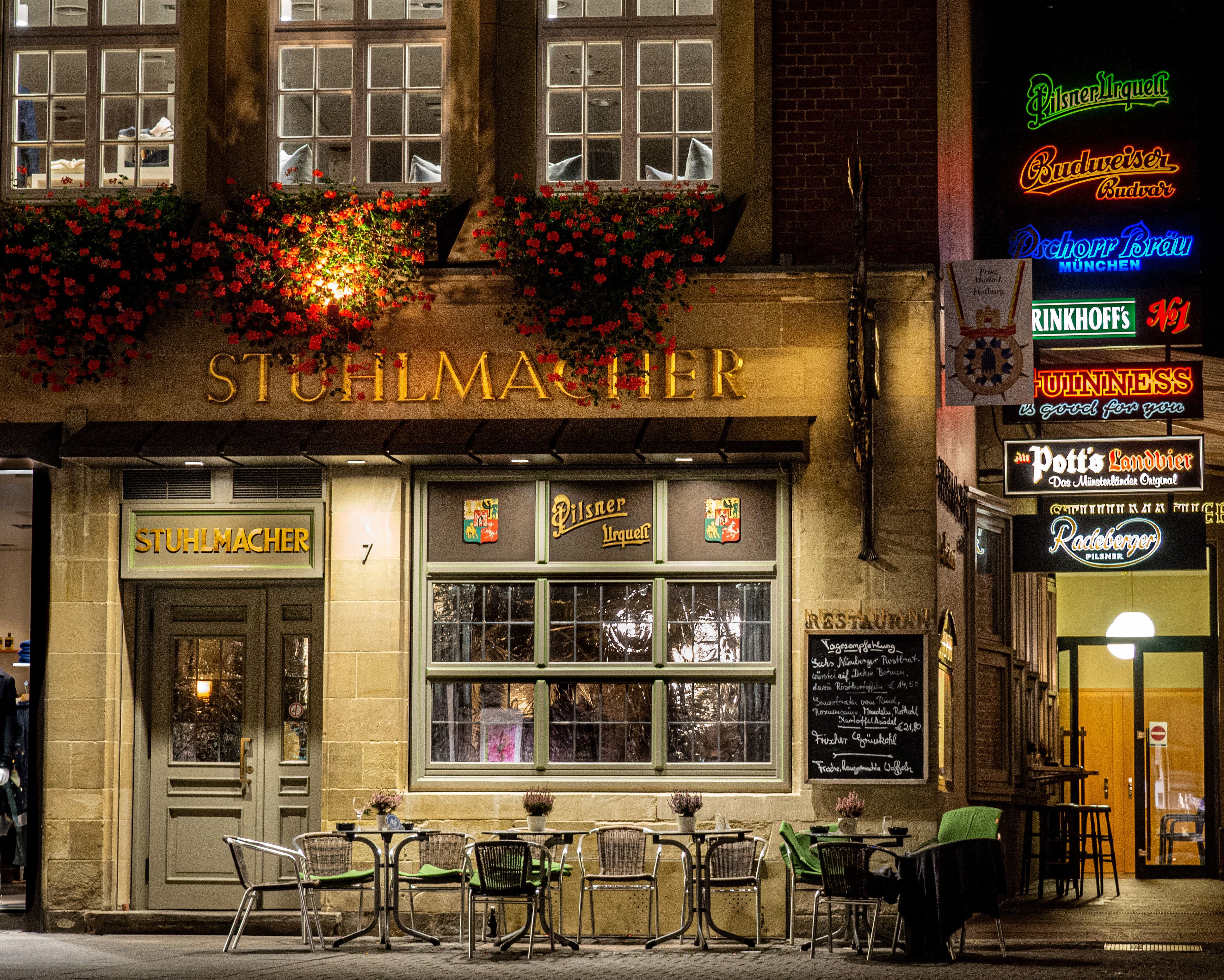 Pub in Town at Night · Free Stock Photo