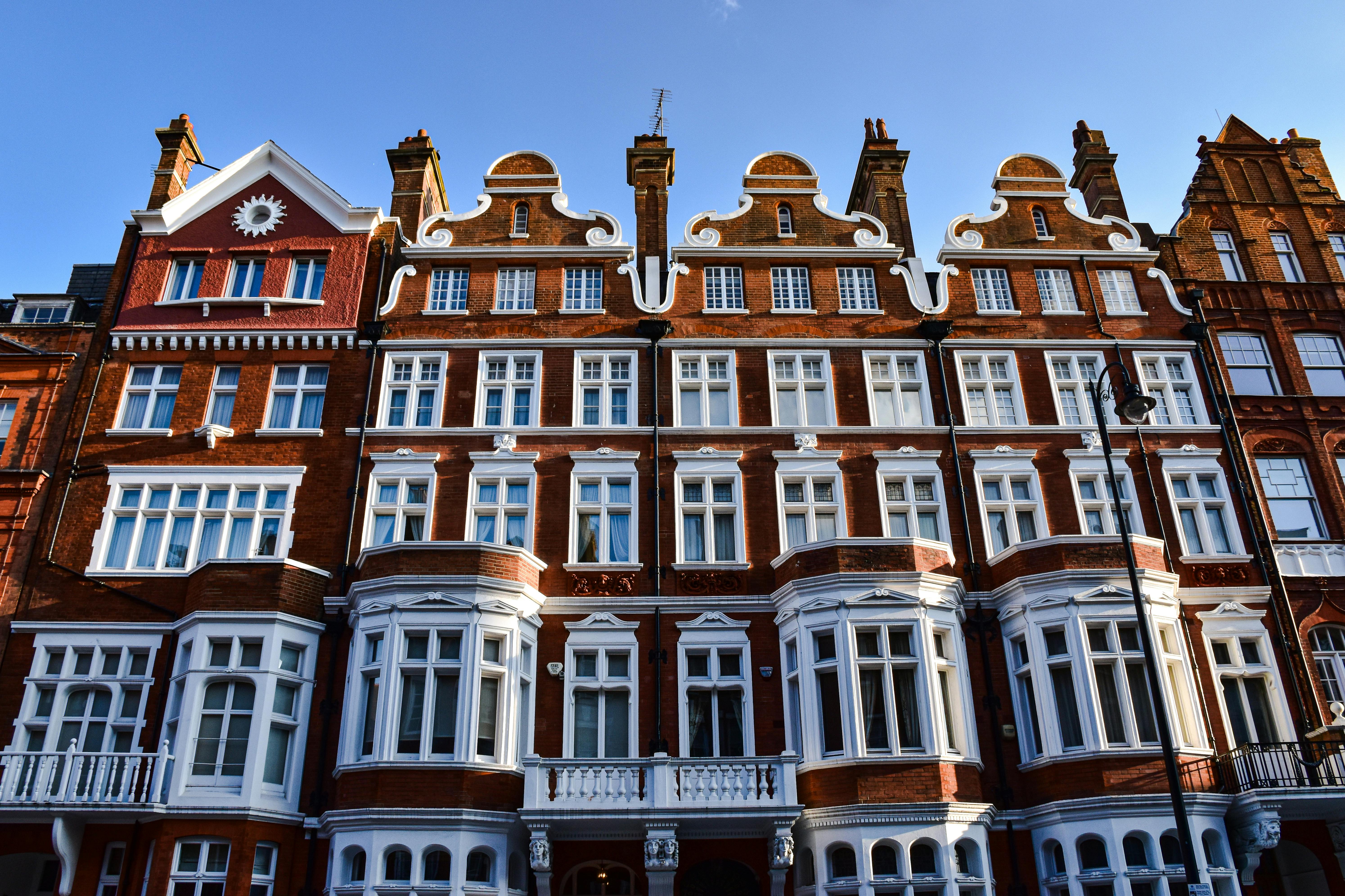 Traditional Tenements on a Street in London · Free Stock Photo
