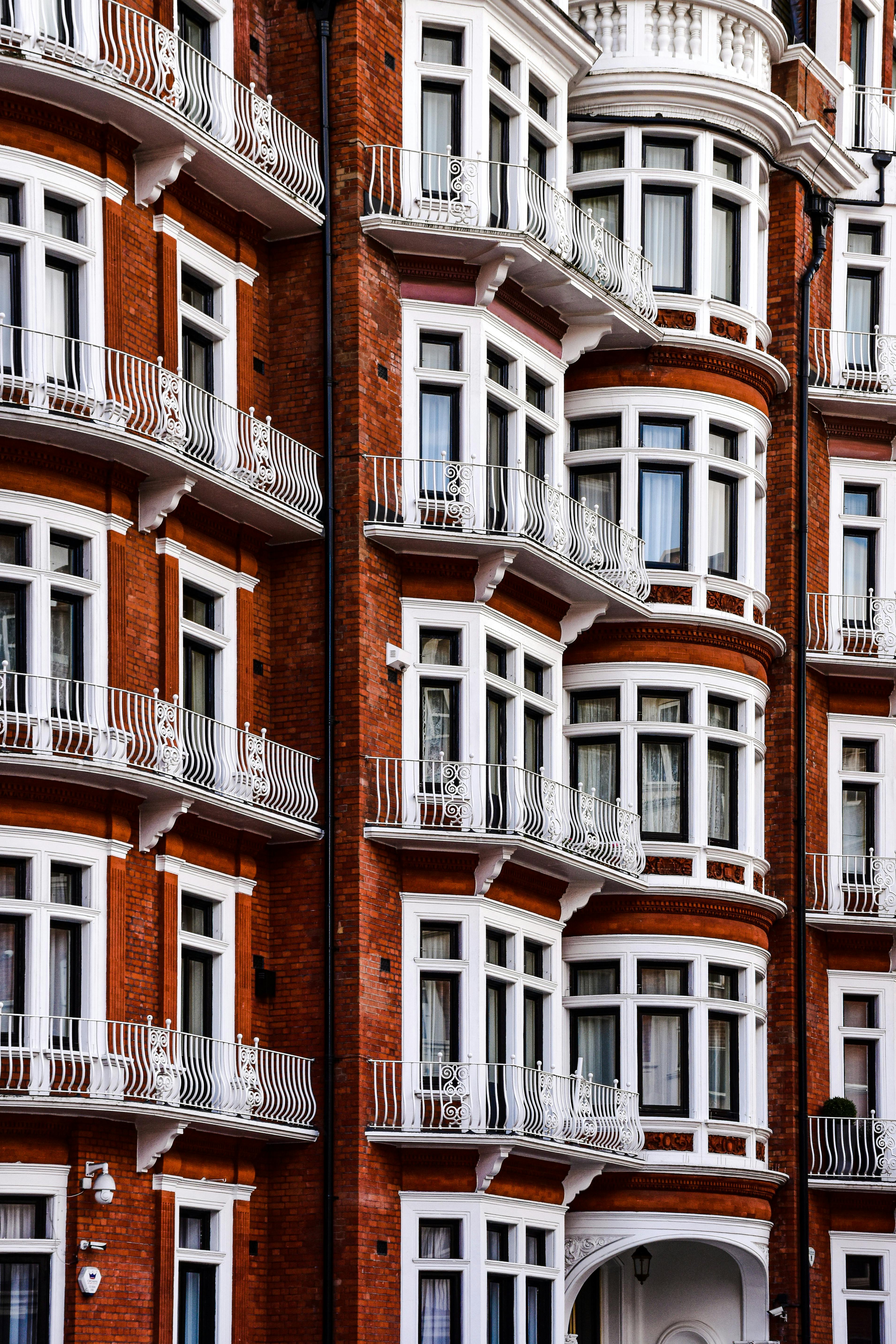 Traditional Brick Apartment Building in London · Free Stock Photo