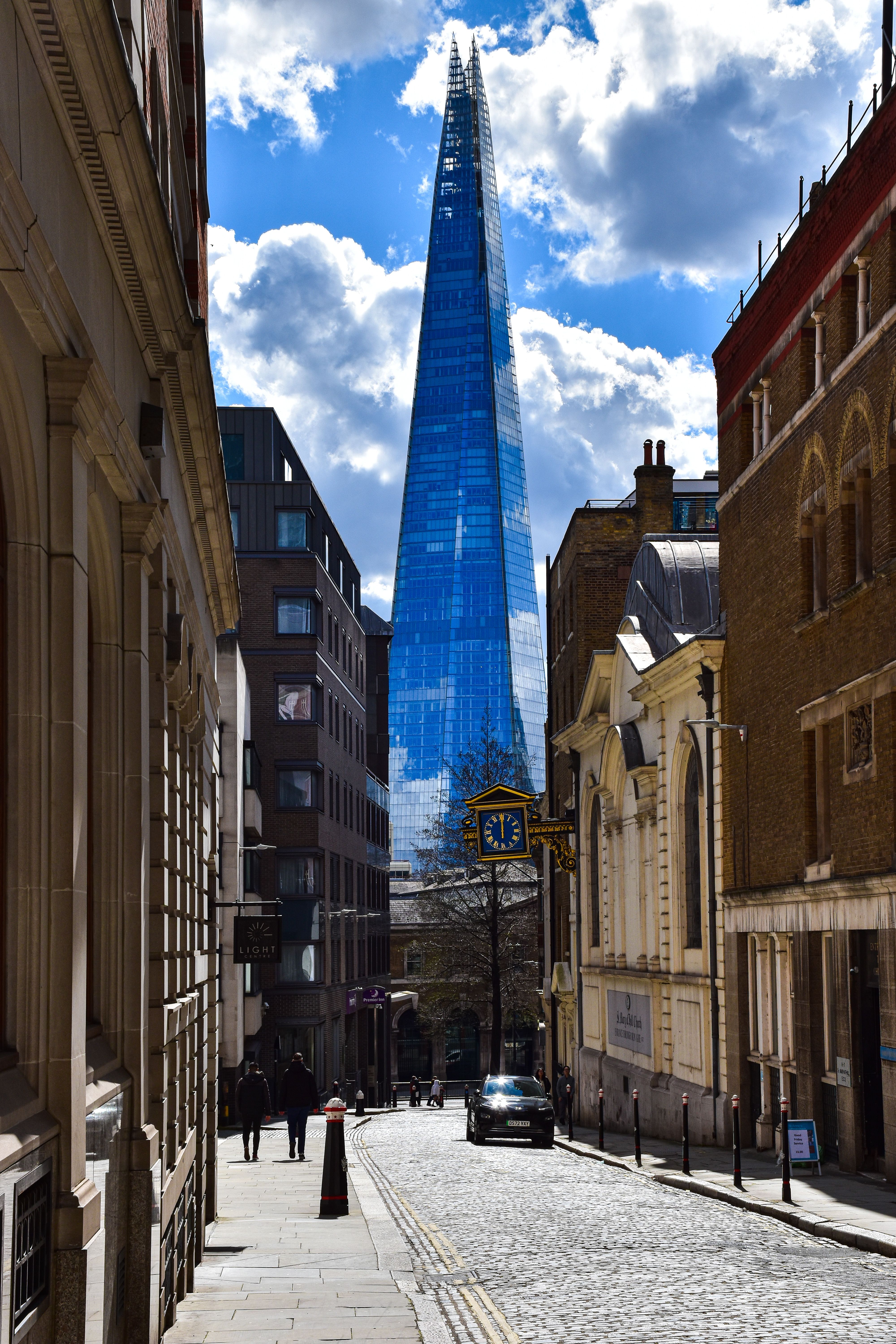 Street in London with the Shard Tower in the Distance · Free Stock Photo