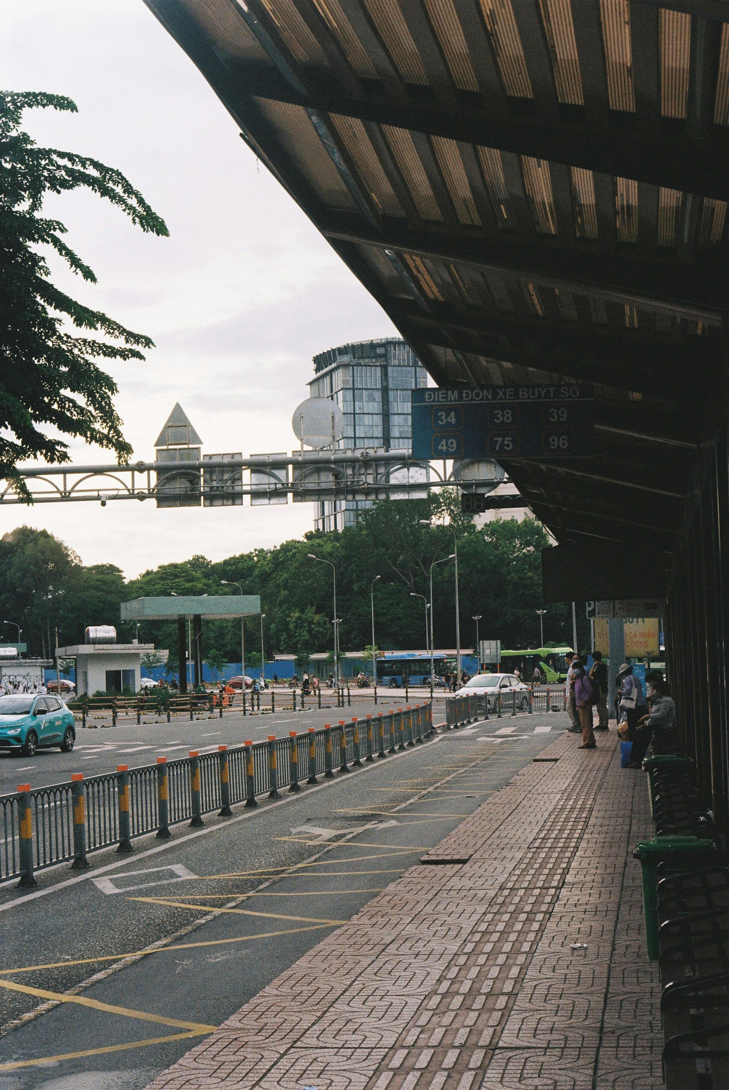Bus Station Photos, Download The BEST Free Bus Station Stock Photos ...