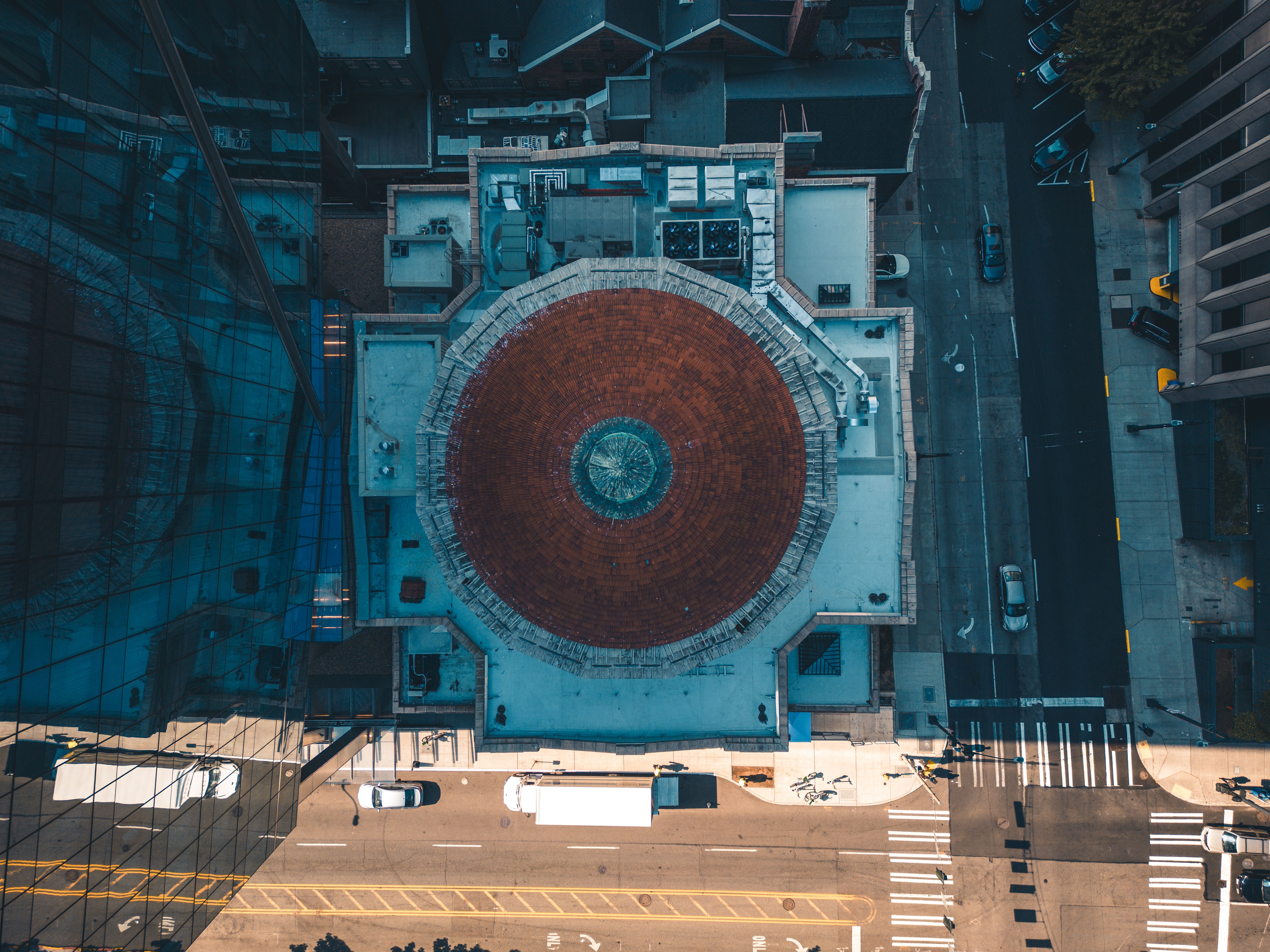 Birds Eye View of Dome of Building near Streets · Free Stock Photo