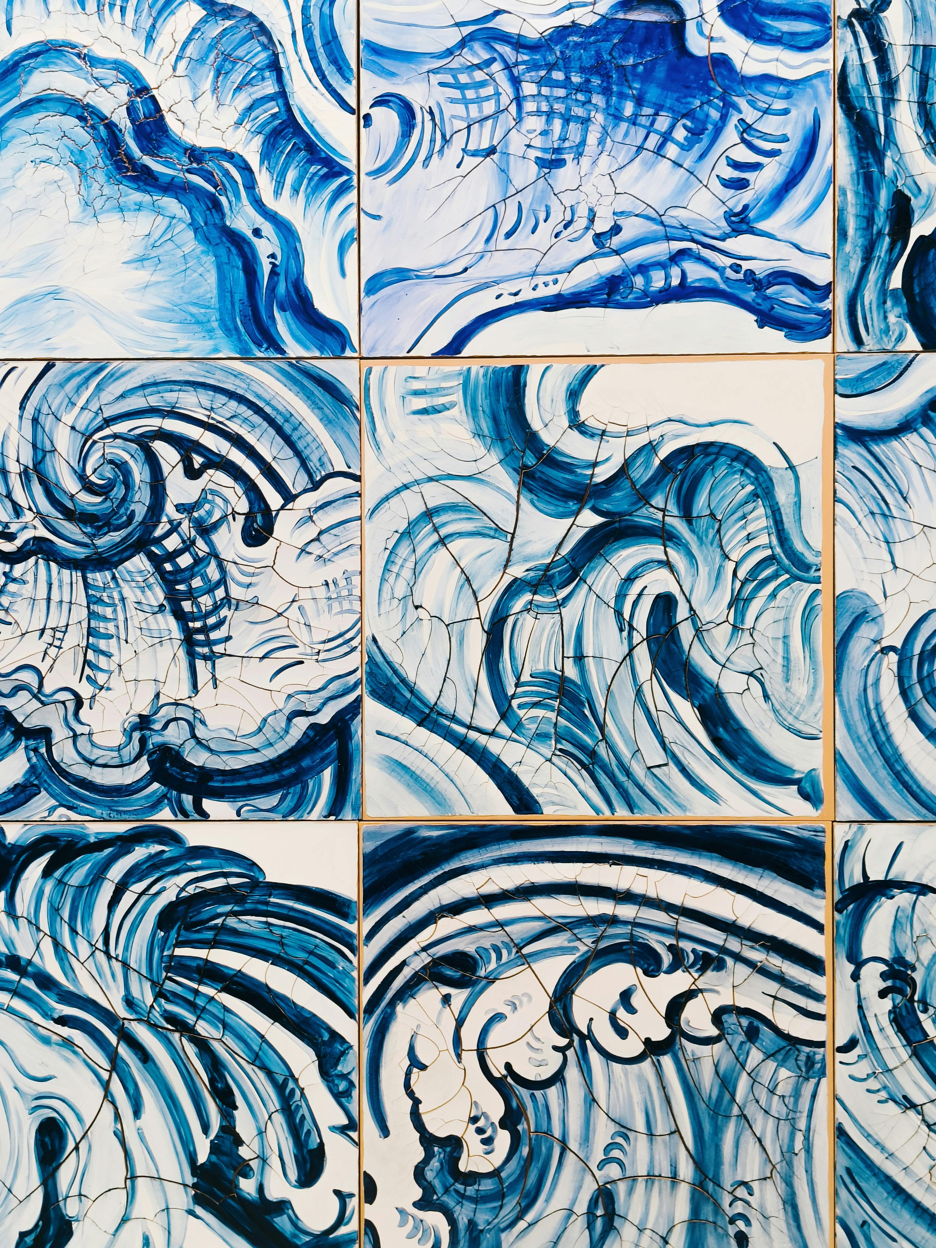 Blue Waves on Tiles · Free Stock Photo