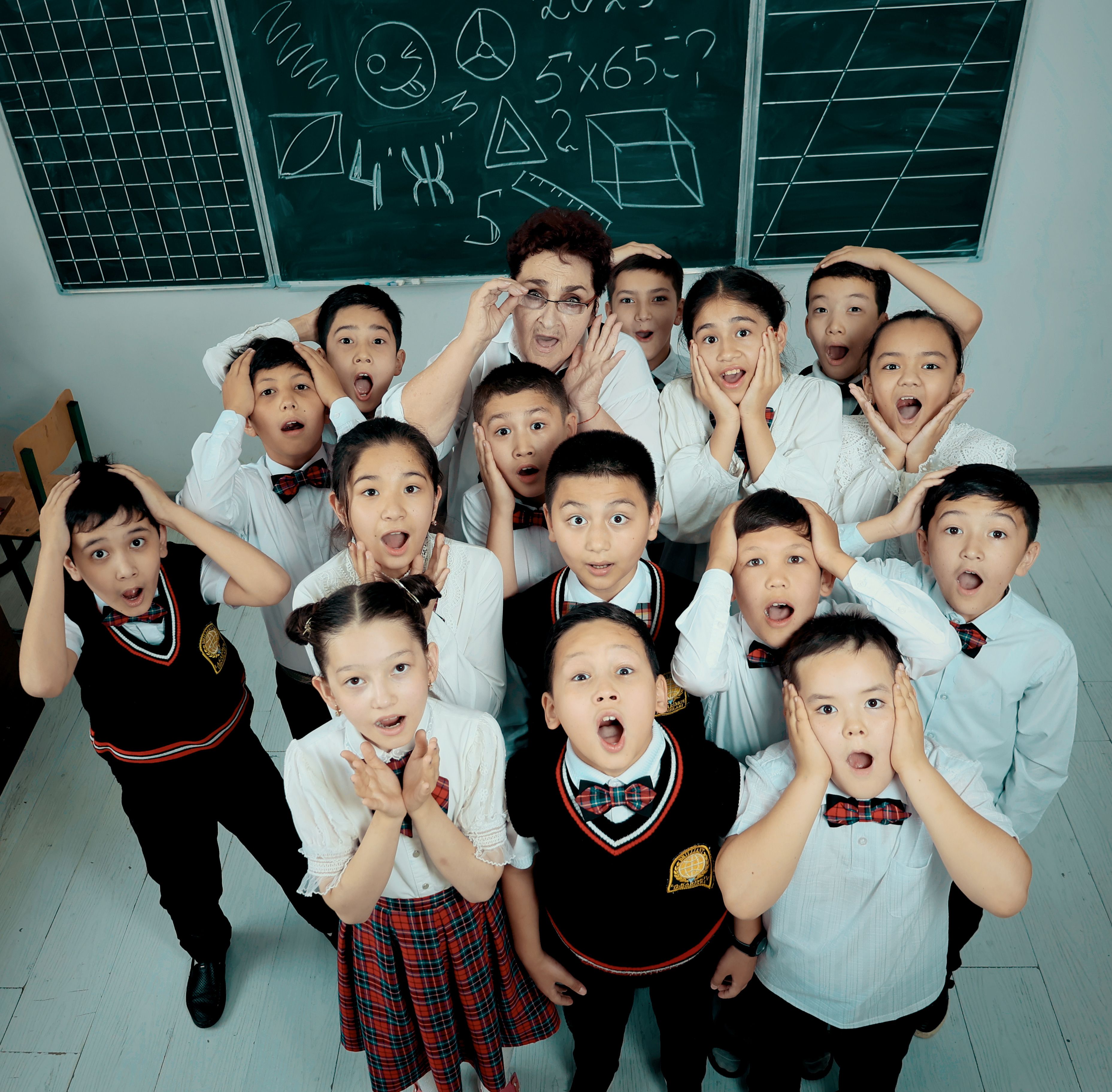 472+ Fotos y Imágenes de Colegialas Gratis · Banco de Fotos Gratis