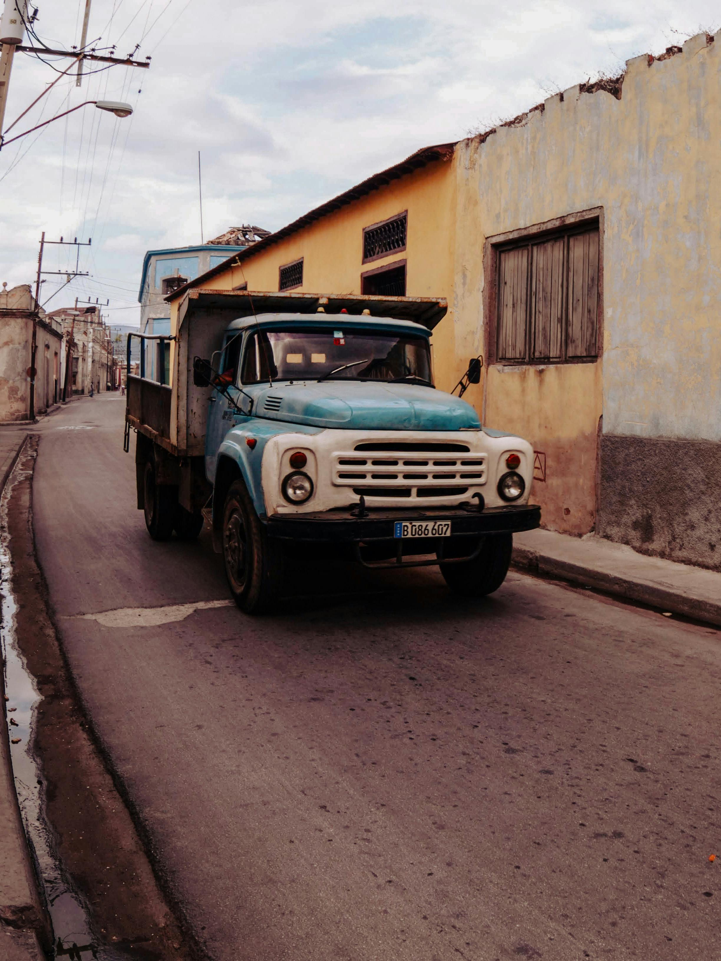 Overload Truck on Street · Free Stock Photo