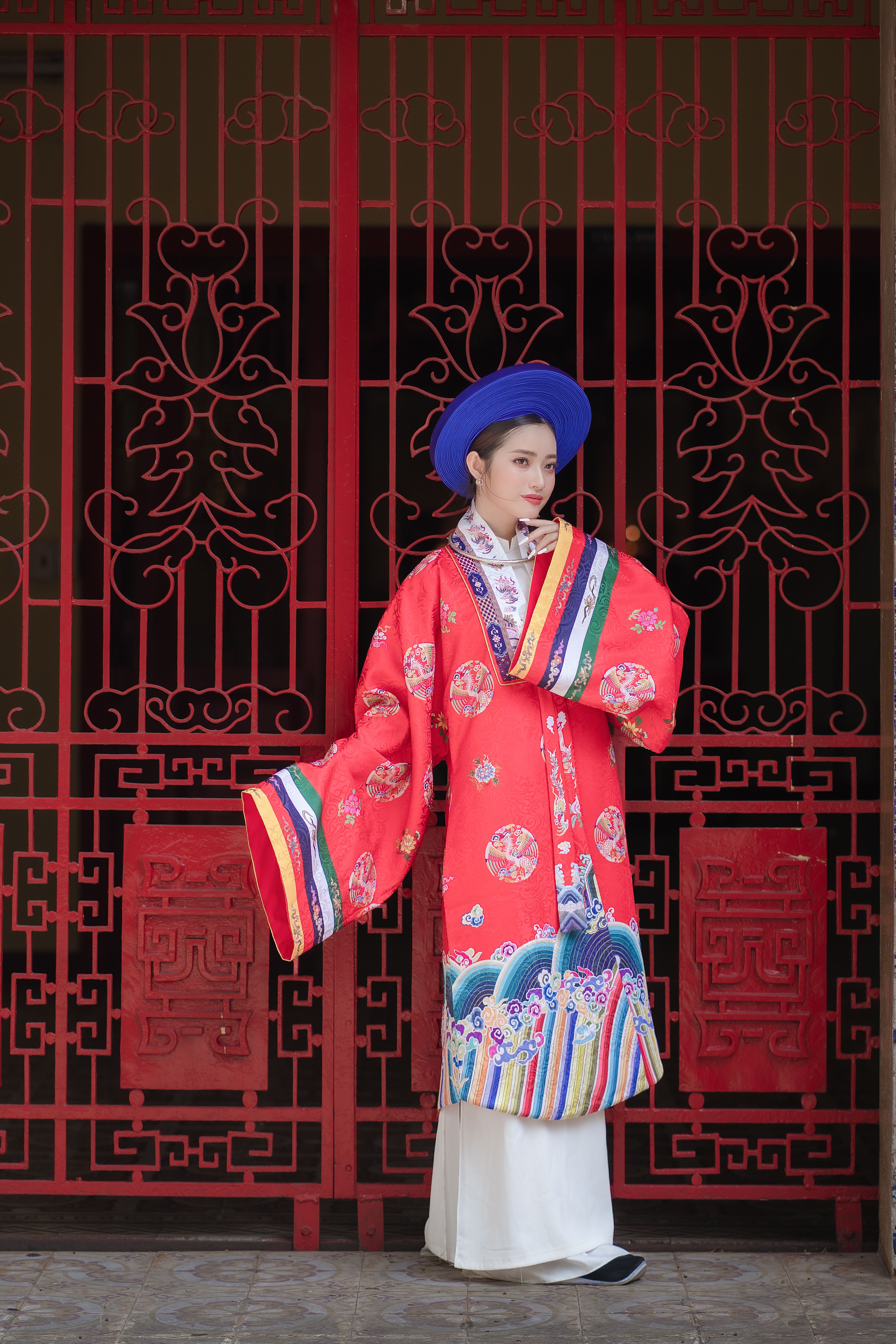 Asian Woman Wearing Traditional Outfit in Front of a Temple · Free ...