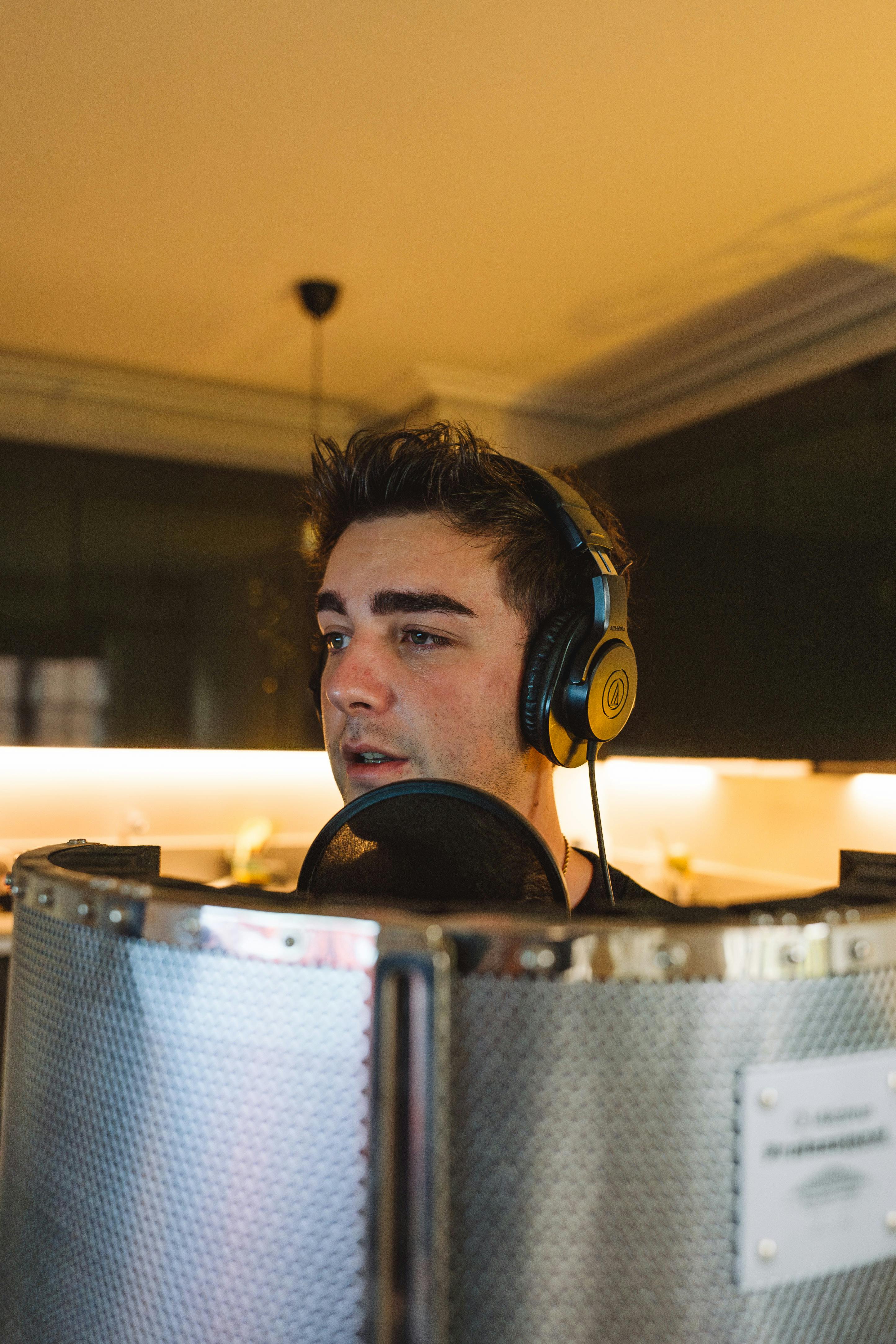 Photo gratuite de casque, chanter, chanteur, divertissement, homme ...