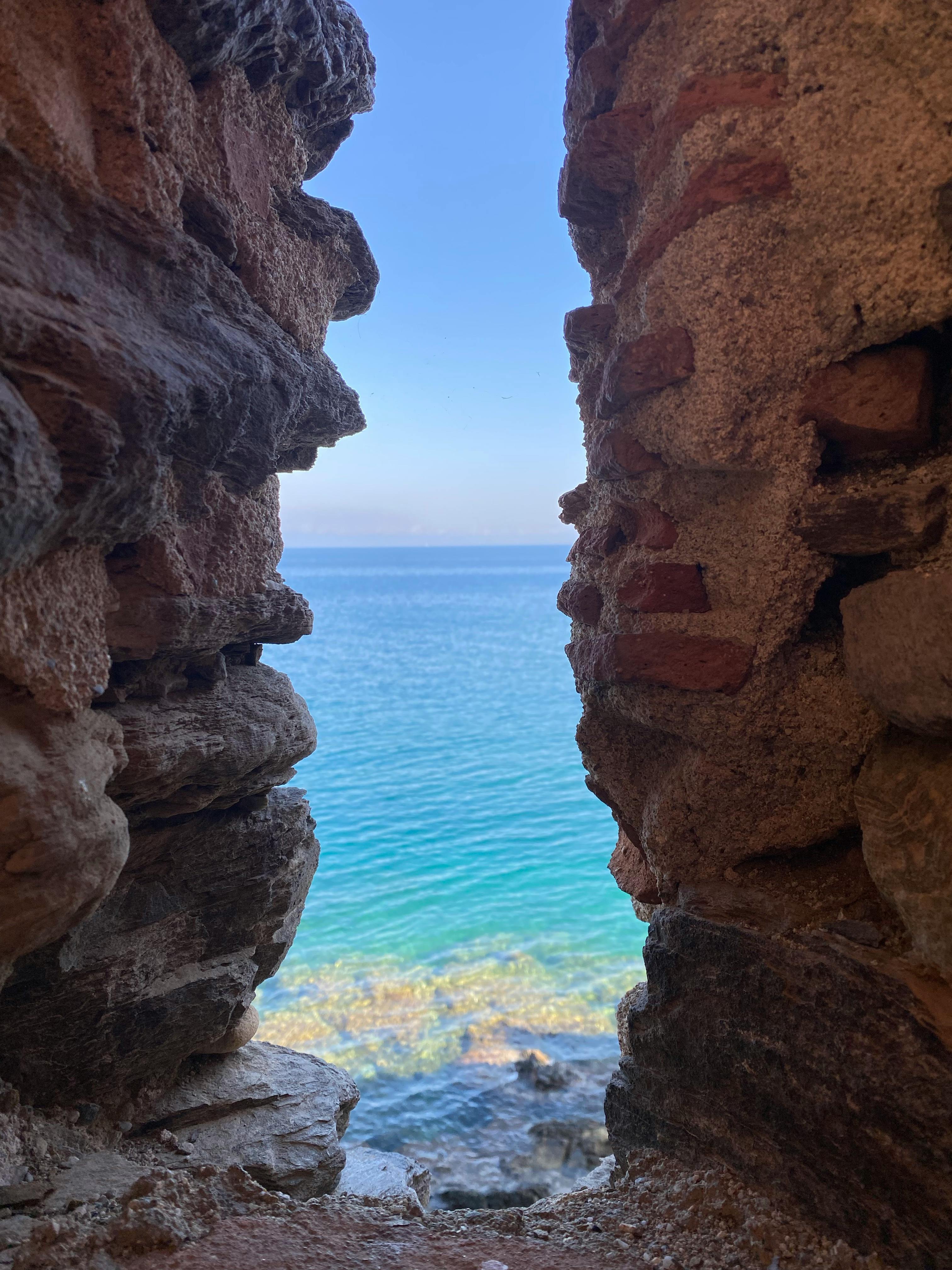 Narrow Passage Between Rocks to the Beach · Free Stock Photo