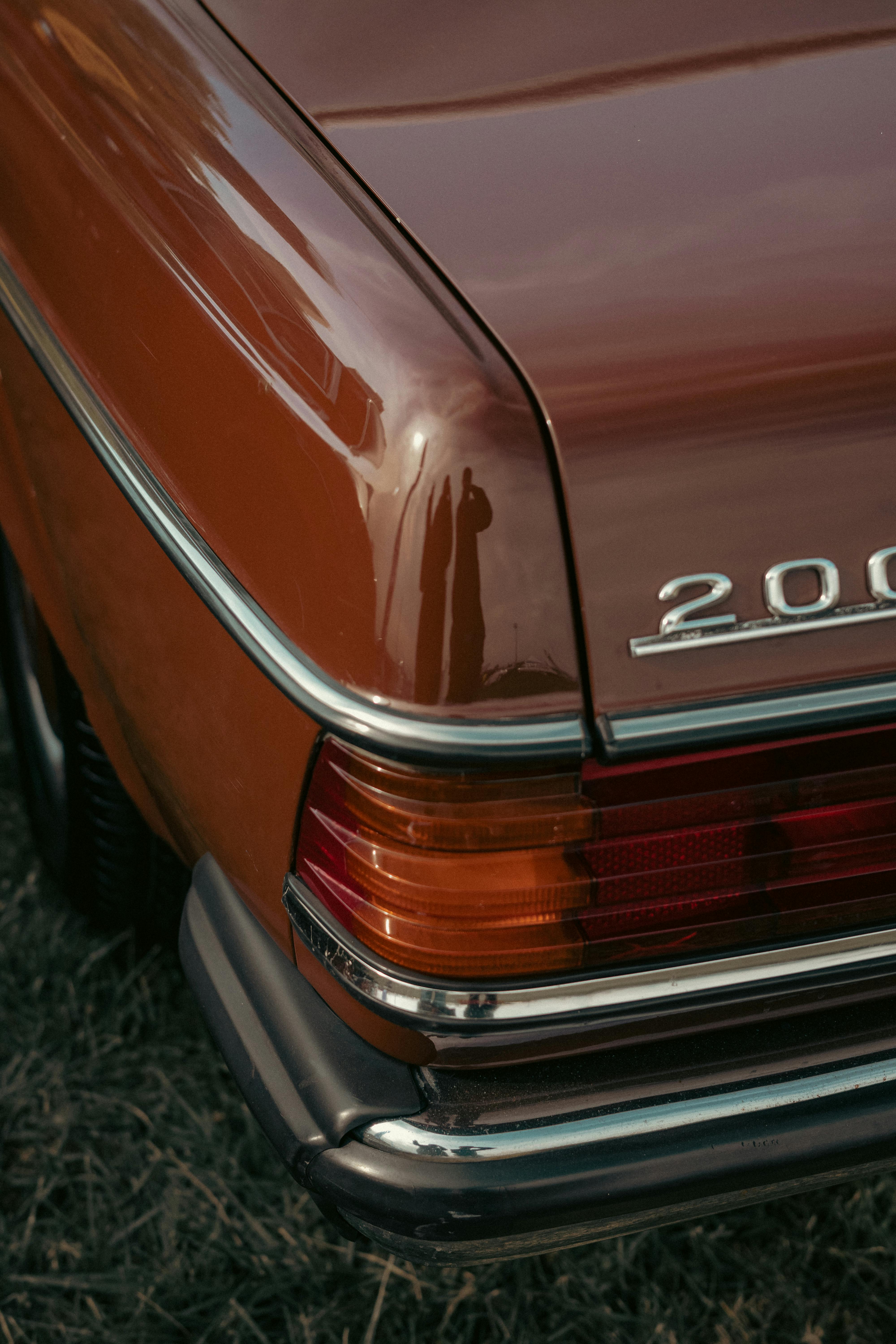 Close-up of the Tail Light of a Mercedes W123 · Free Stock Photo