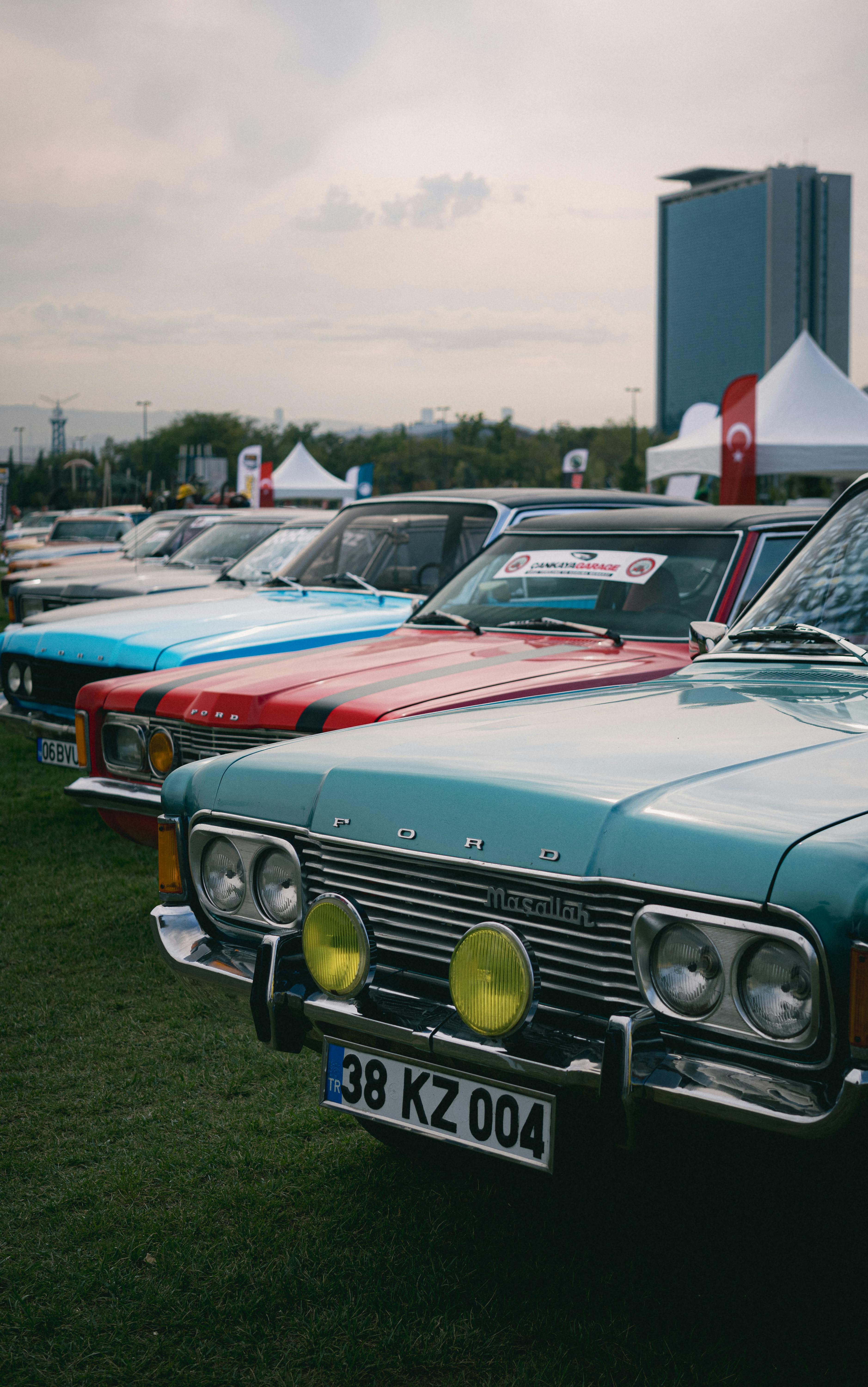Classic Ford 26M P7 at Car Show · Free Stock Photo