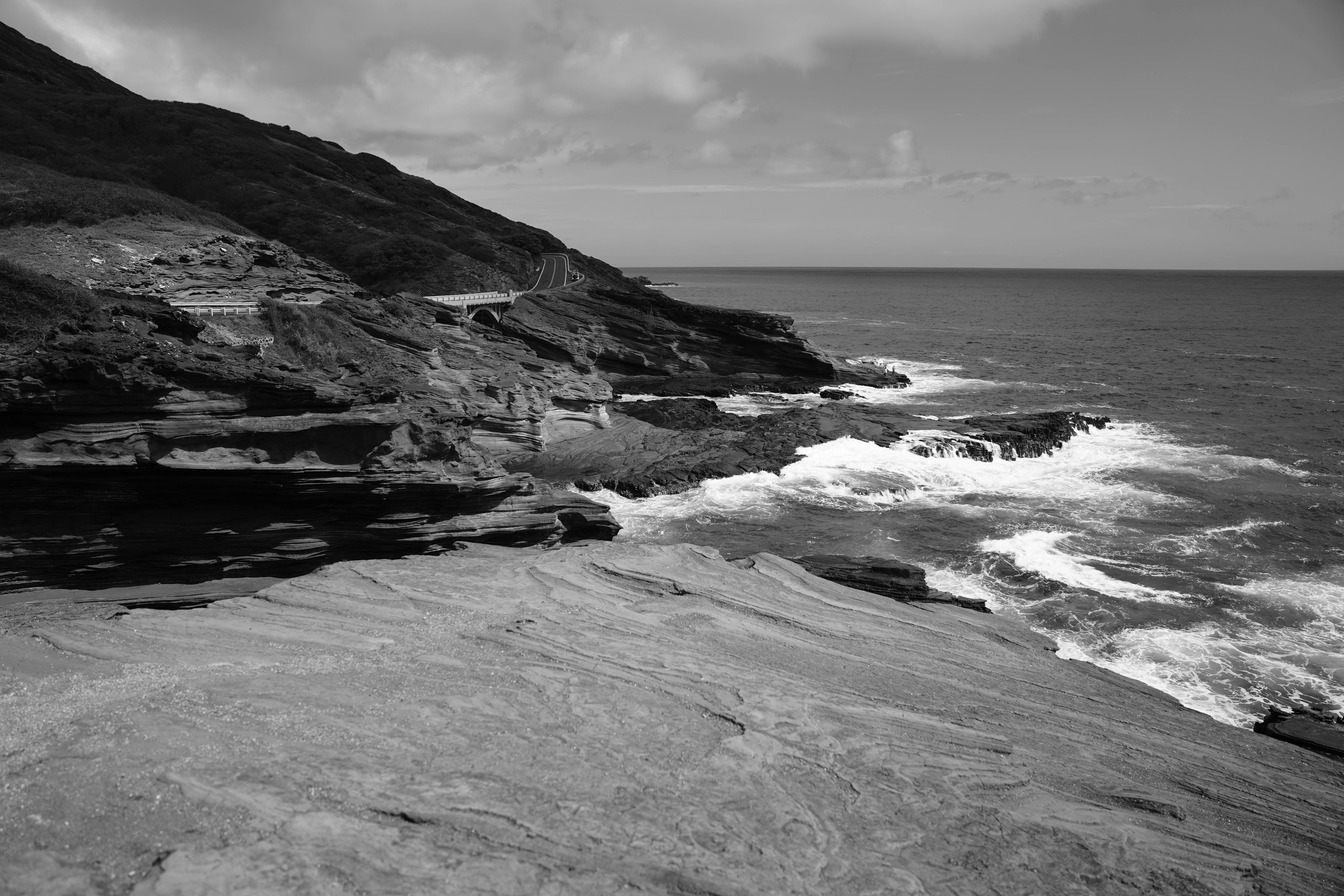 Sea Coast in Black and White · Free Stock Photo