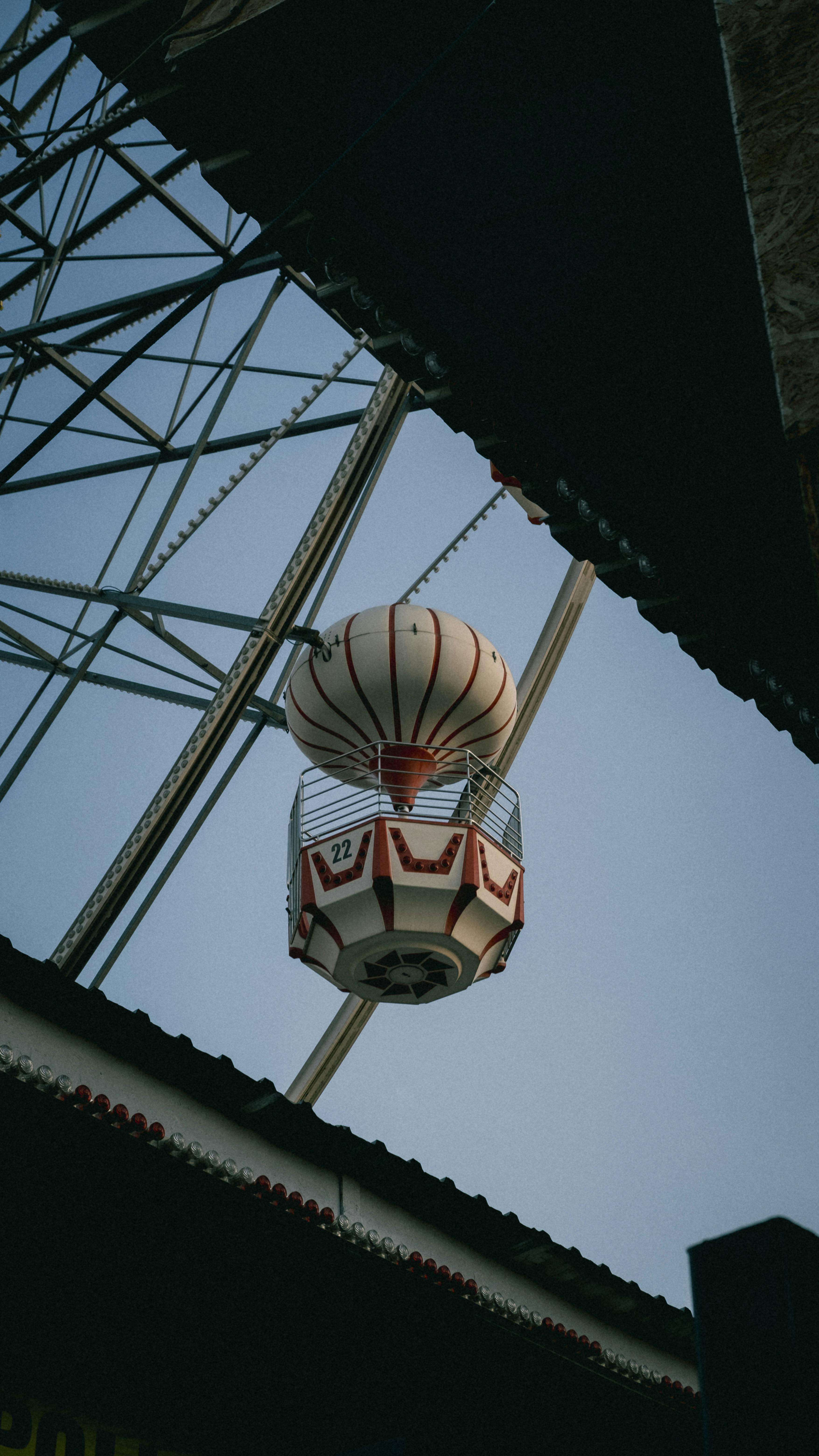 Red and Black Ferris Wheel · Free Stock Photo