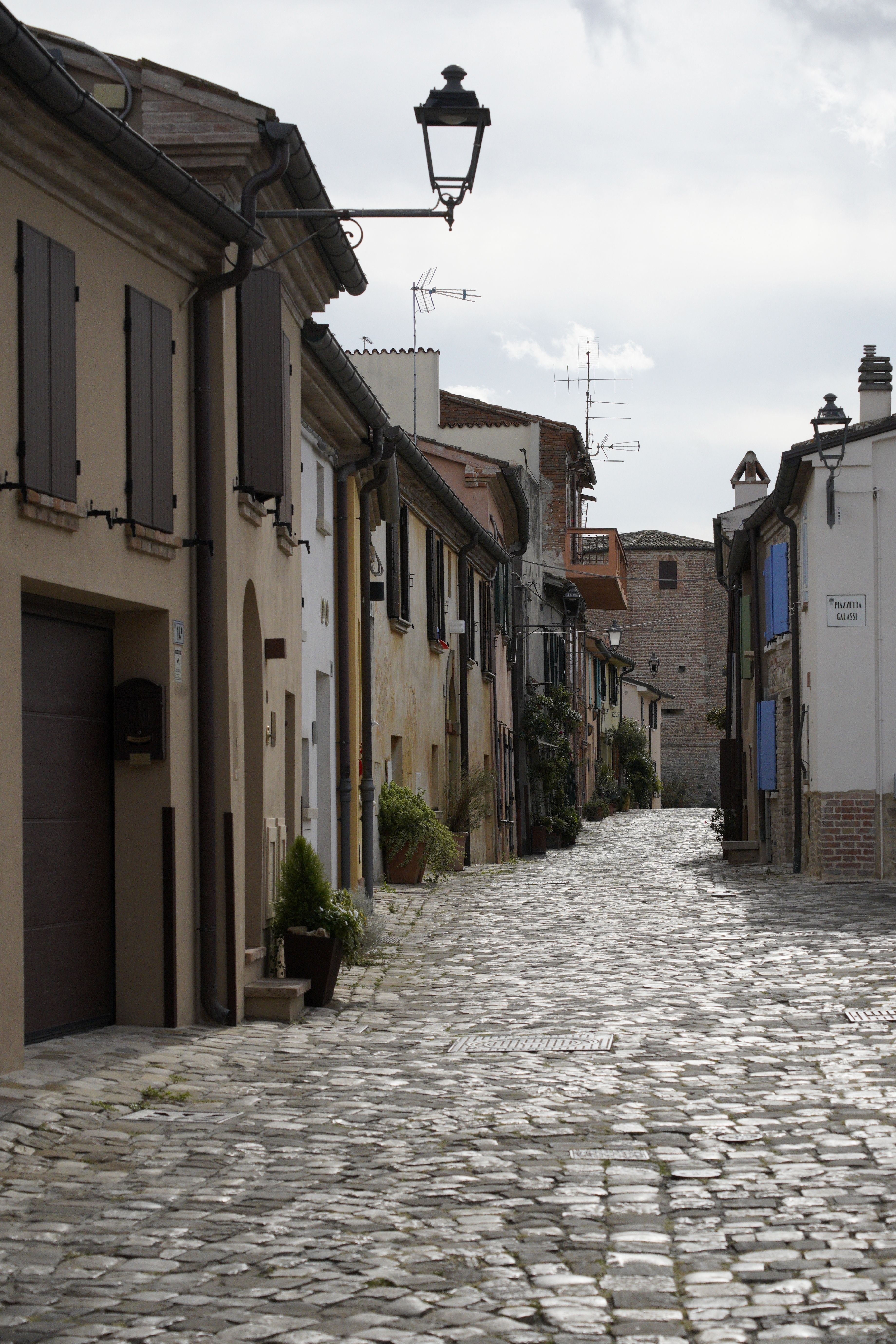 Cobblestone Street in Town · Free Stock Photo