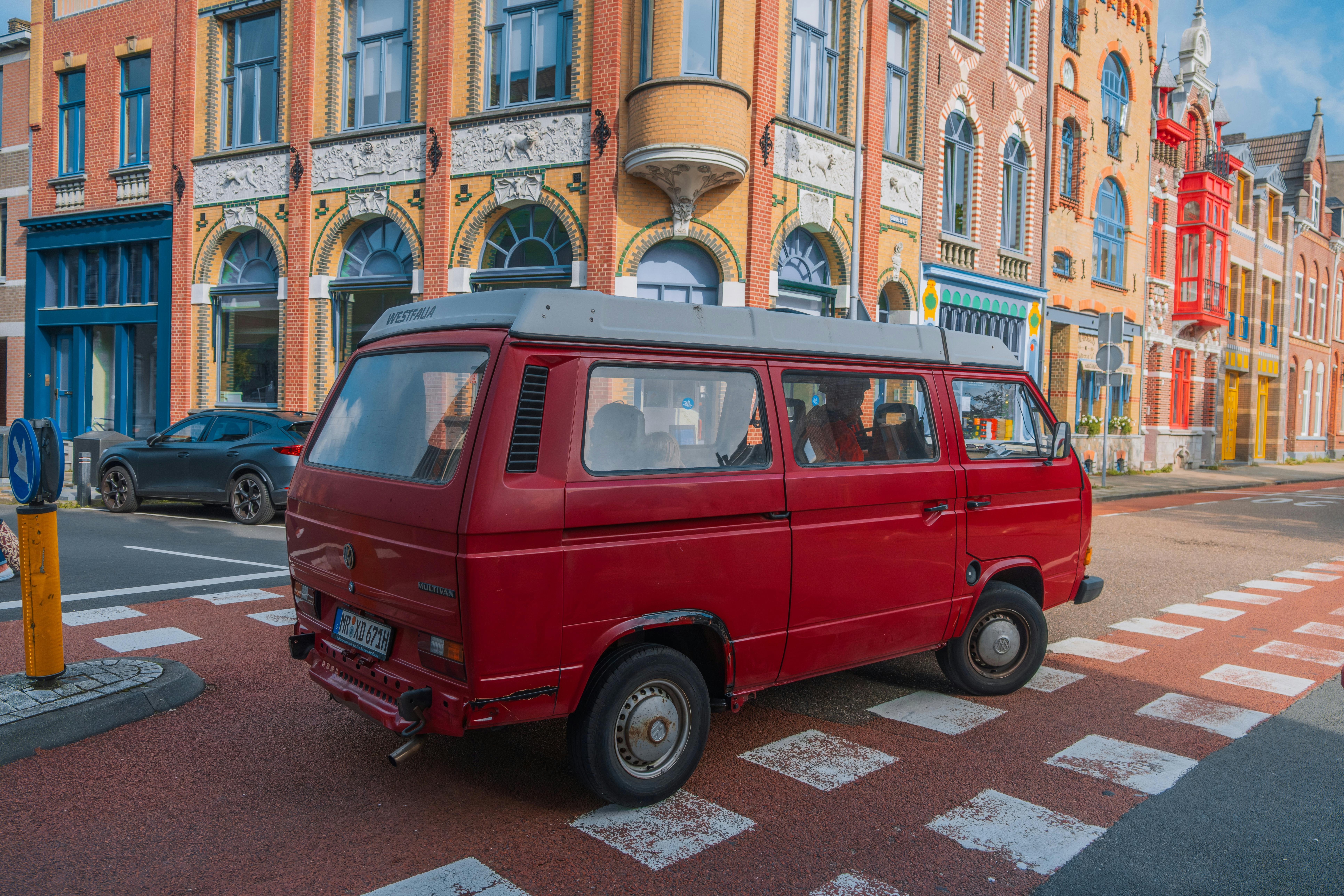 Red Mini Van Photos, Download The BEST Free Red Mini Van Stock Photos ...