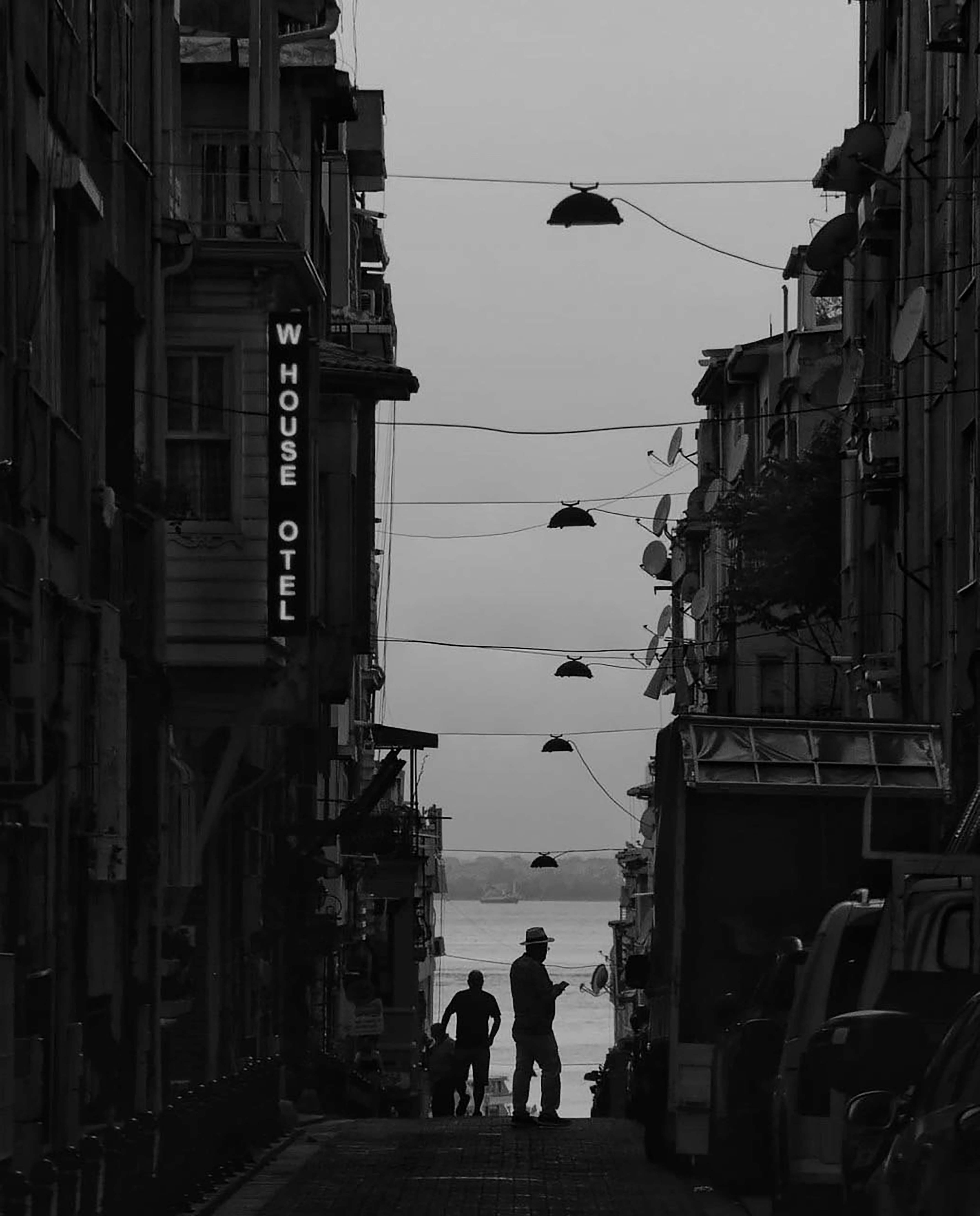 People in Cobblestone Street in City · Free Stock Photo