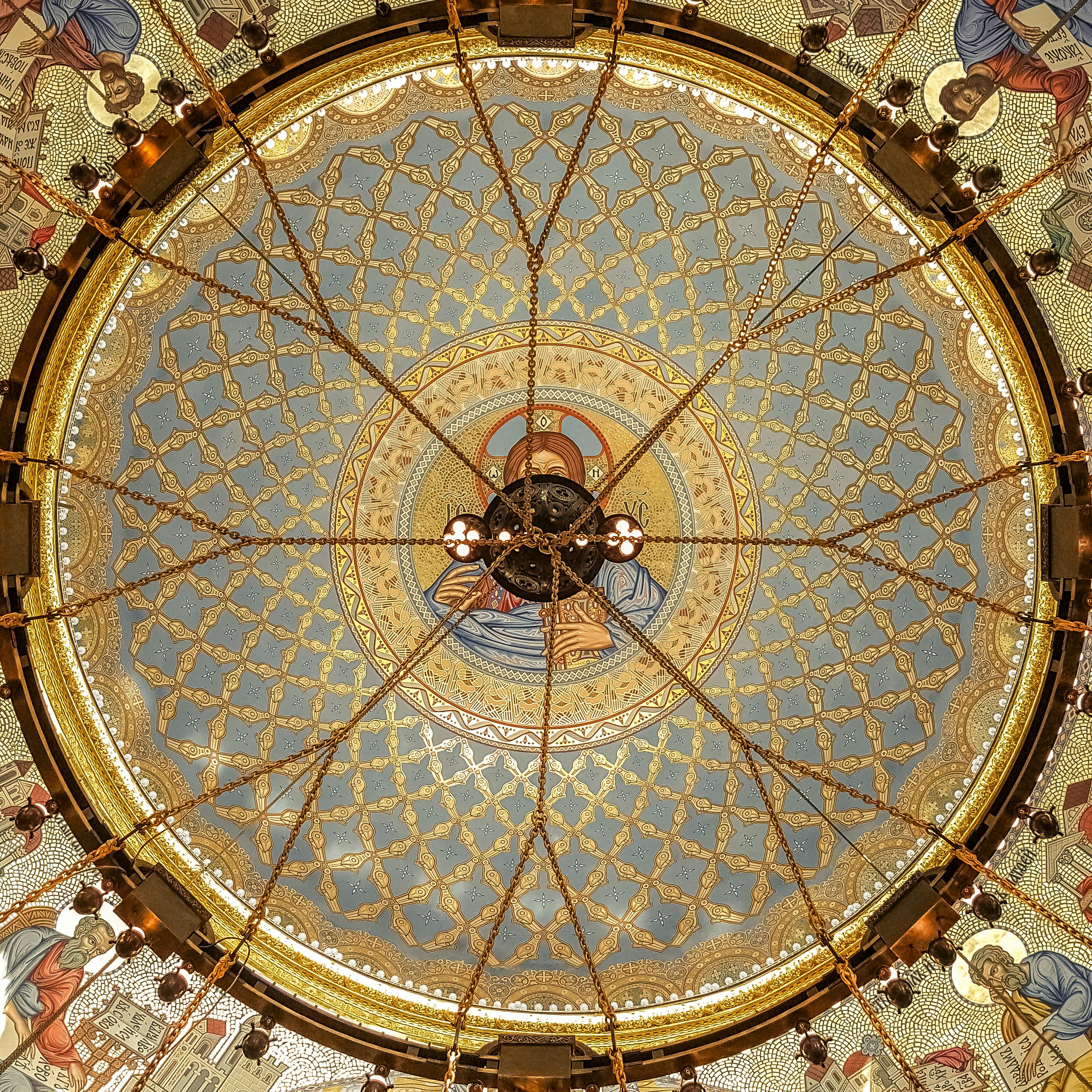 White and Yellow Dome Building Interior · Free Stock Photo