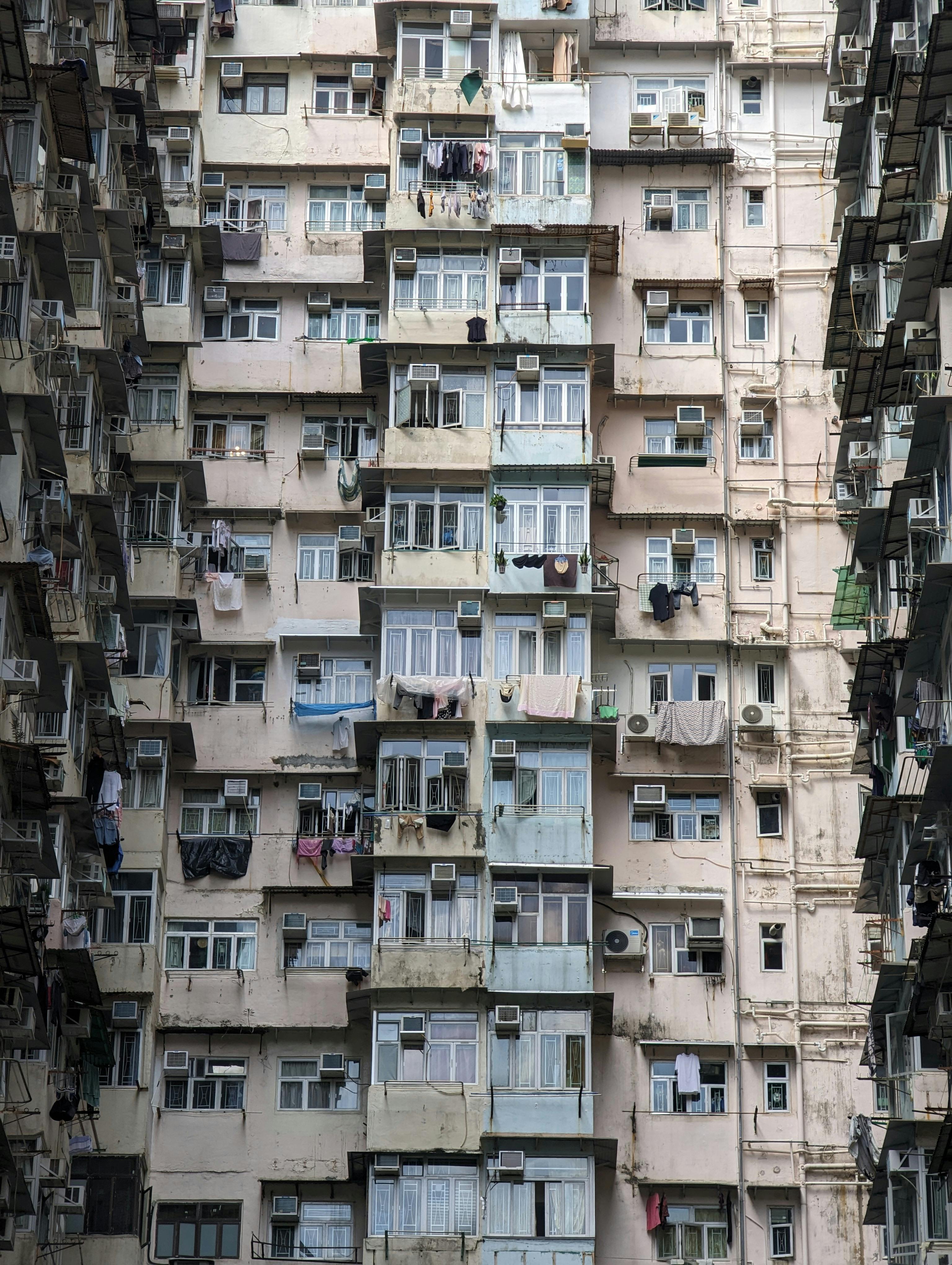 Grey Painted Concrete Building · Free Stock Photo