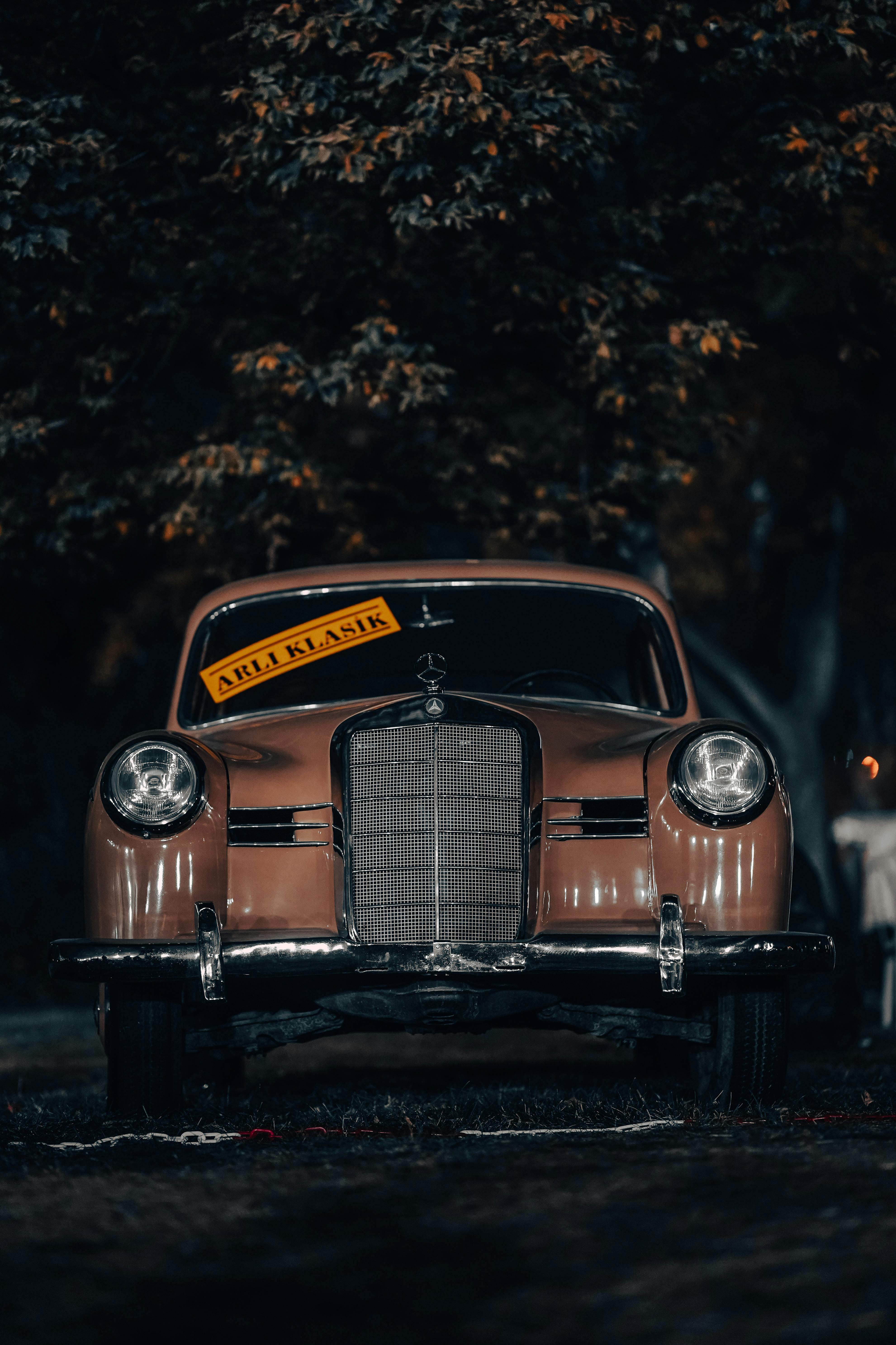 Front of Green Dodge Challenger SRT Hellcat · Free Stock Photo