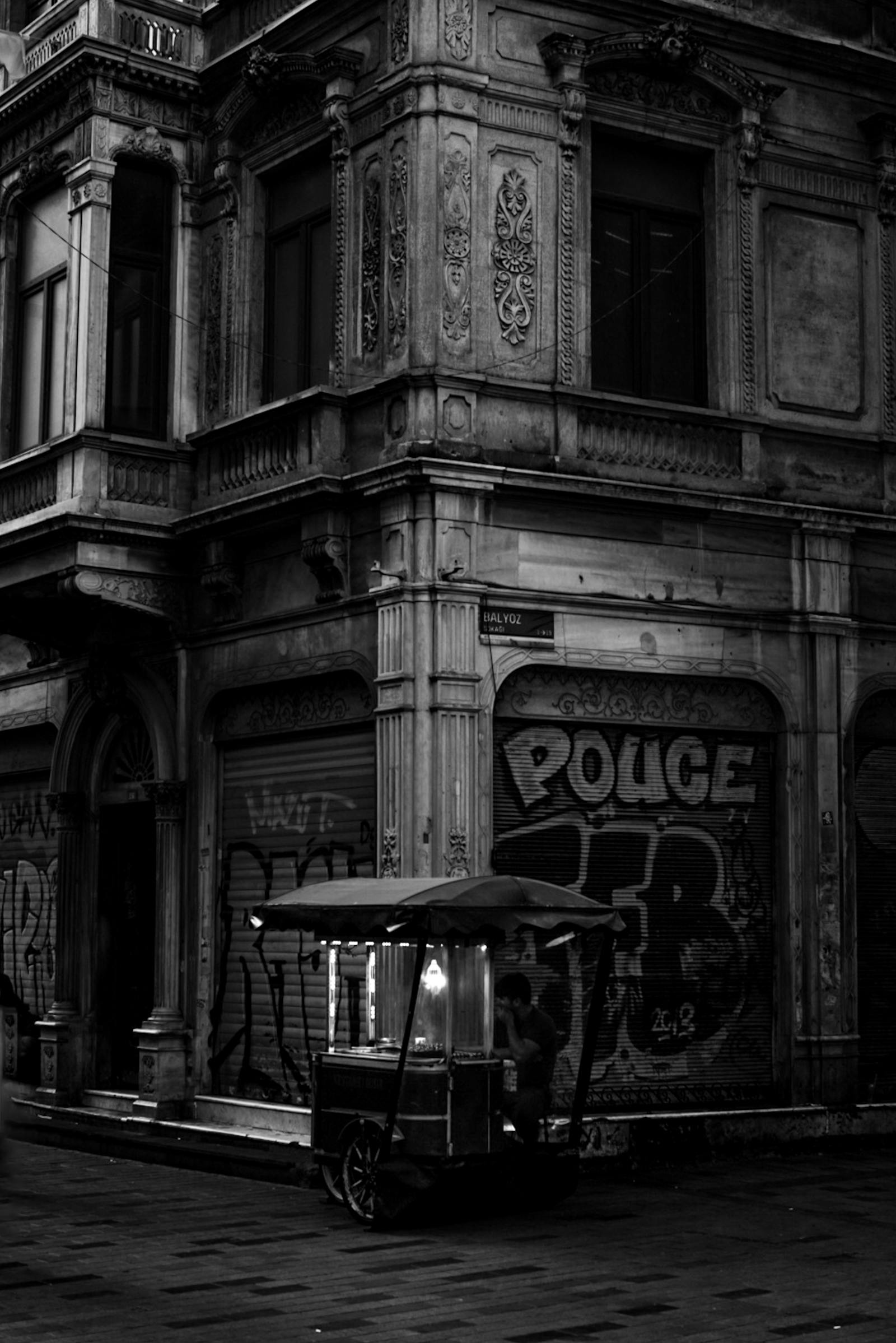 Graffiti Stall Photos, Download The BEST Free Graffiti Stall Stock ...