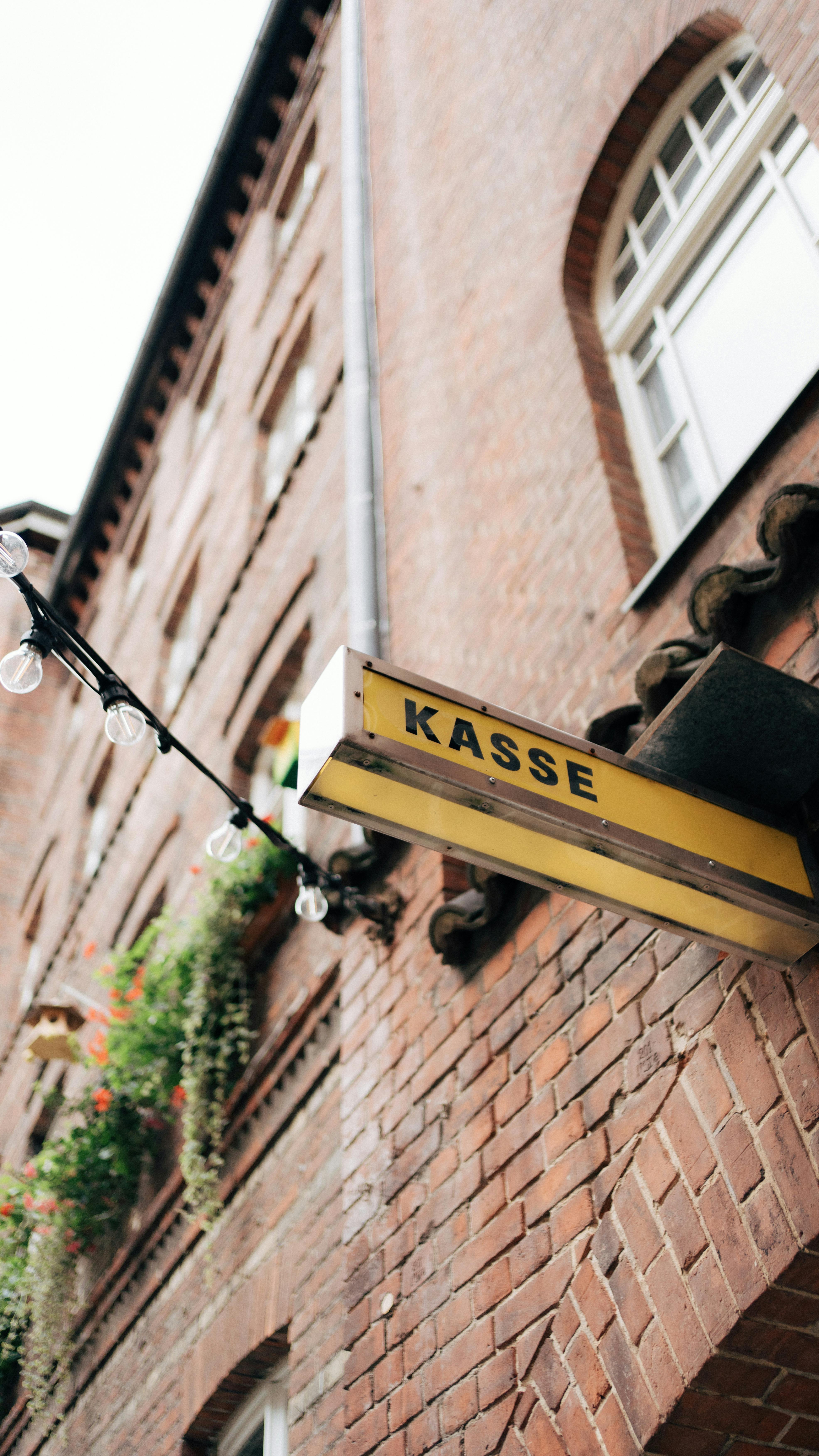 Kasse Text by Building Wall · Free Stock Photo