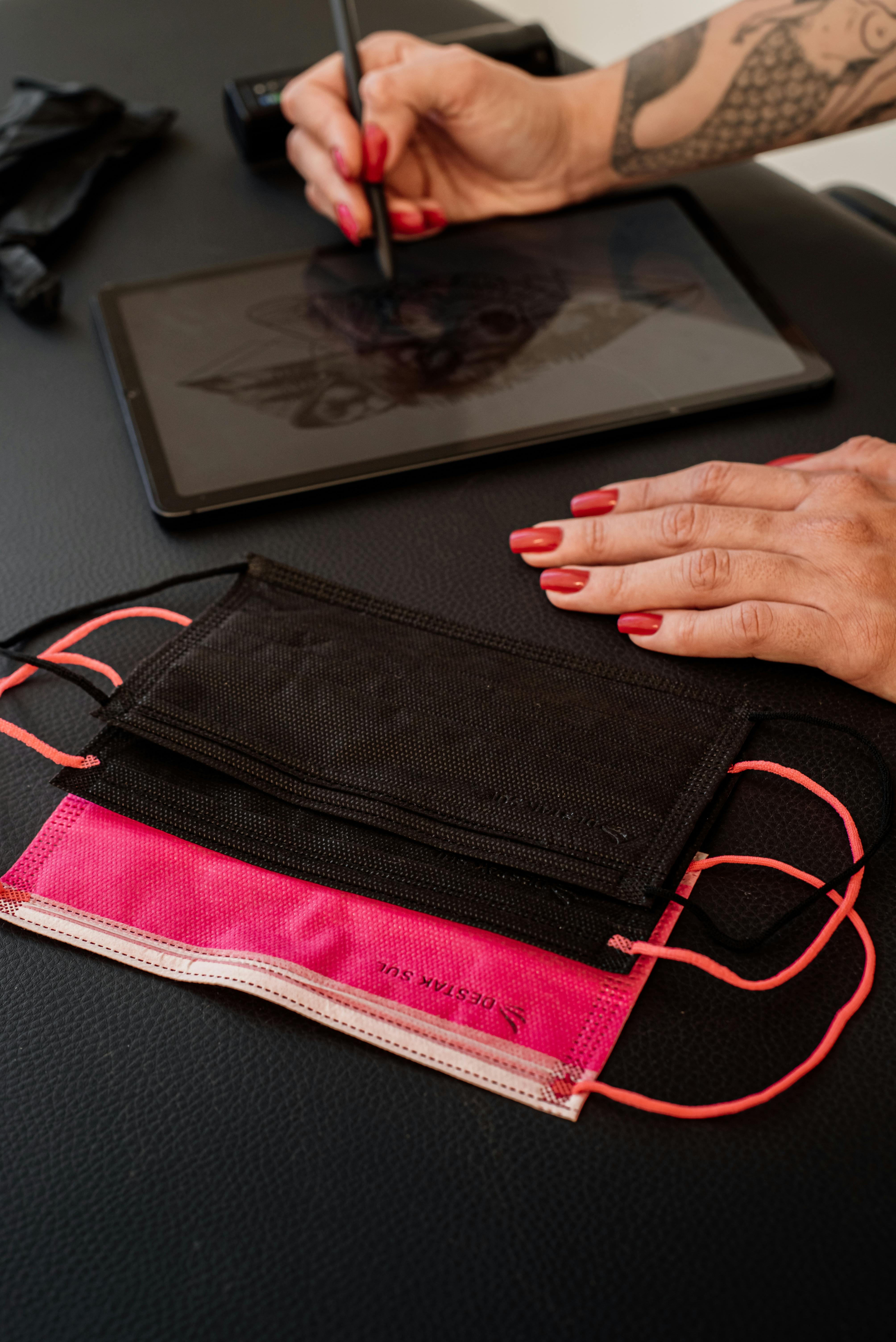 Left Handed Drawing Photos, Download The BEST Free Left Handed Drawing ...