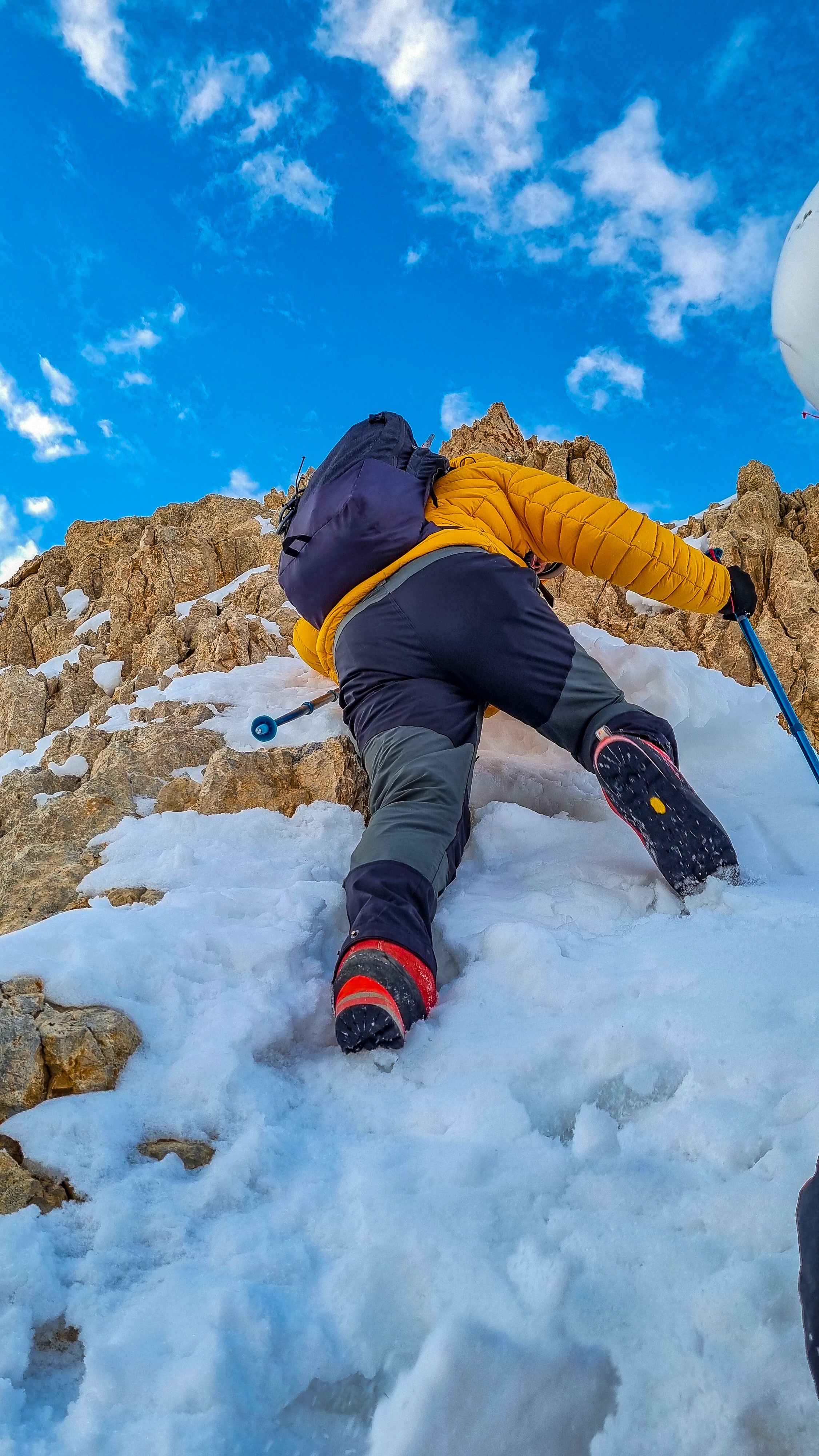 Rock Climbing in Winter · Free Stock Photo