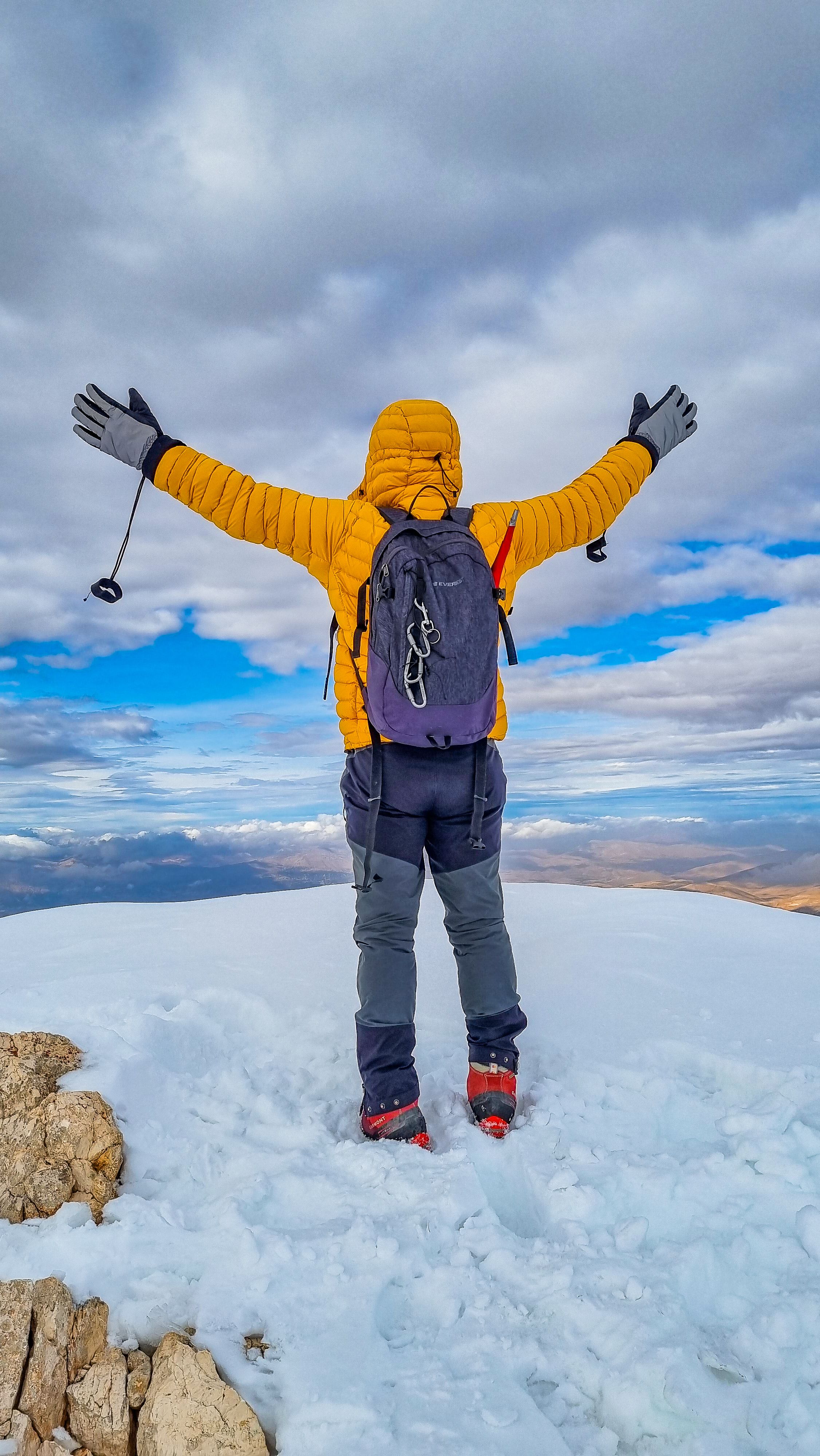 Man Hiking in Mountains in Winter · Free Stock Photo